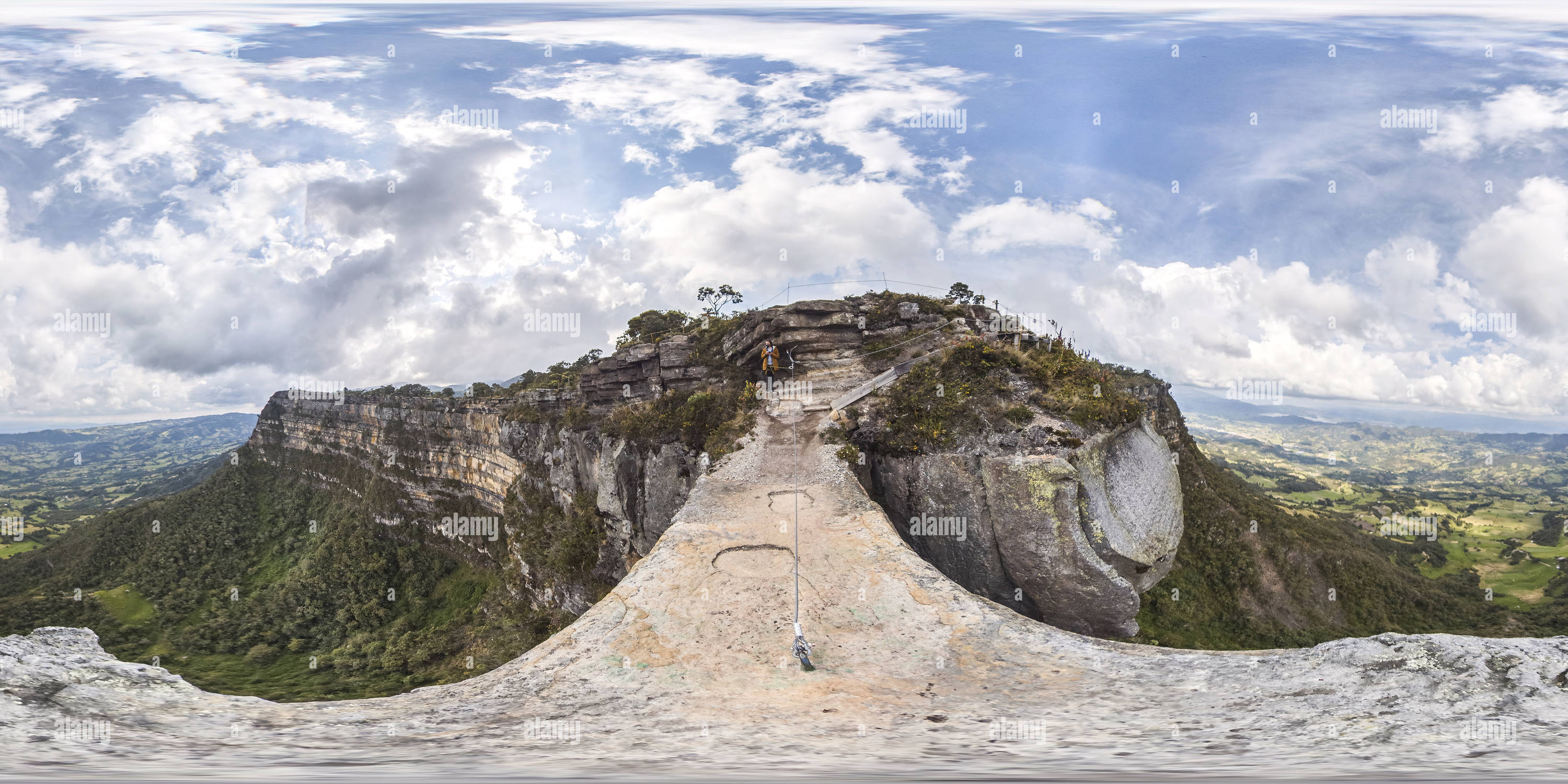 360° view of susa hanging stone - Alamy
