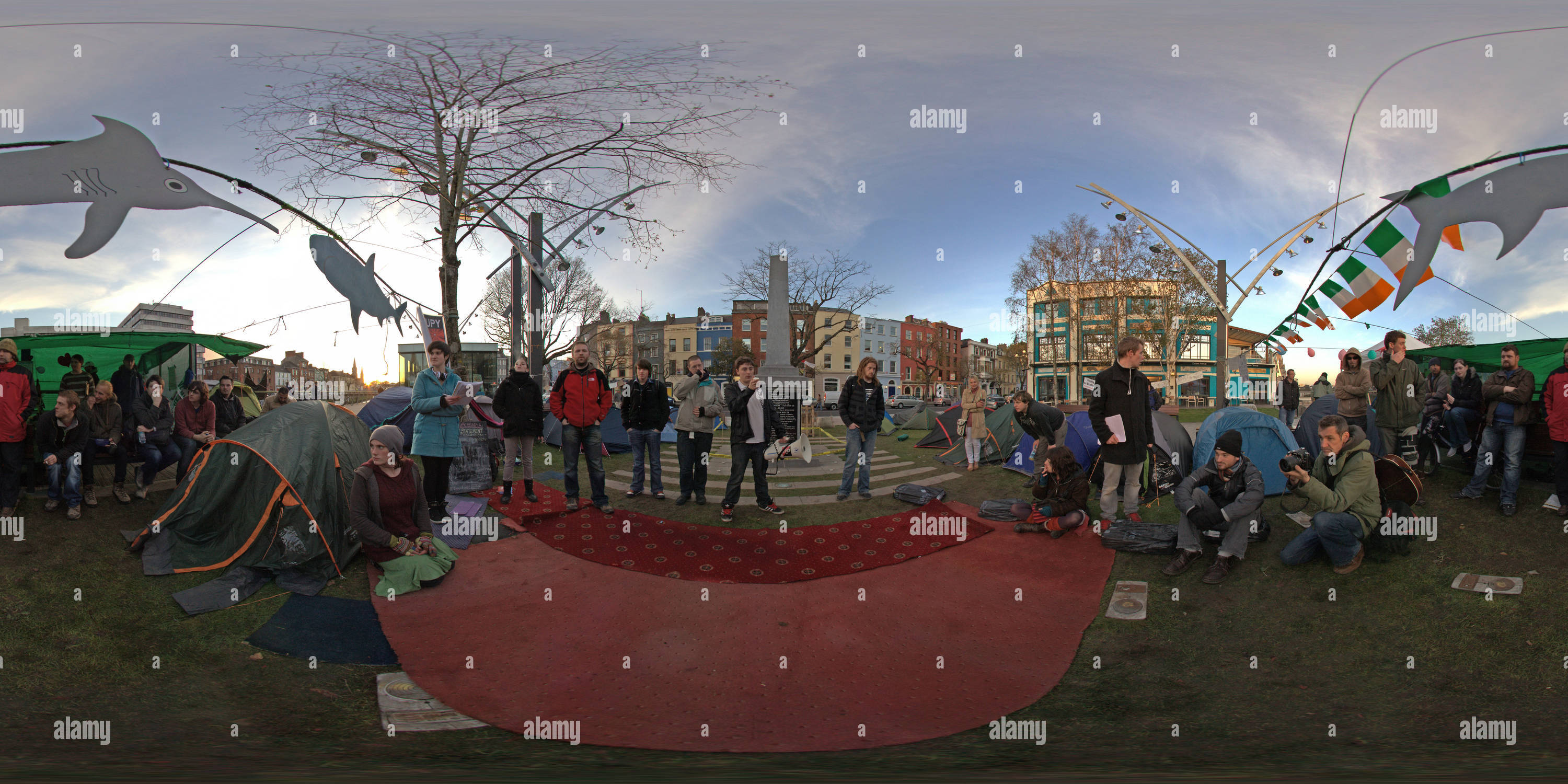 360° view of wall street protest - Alamy