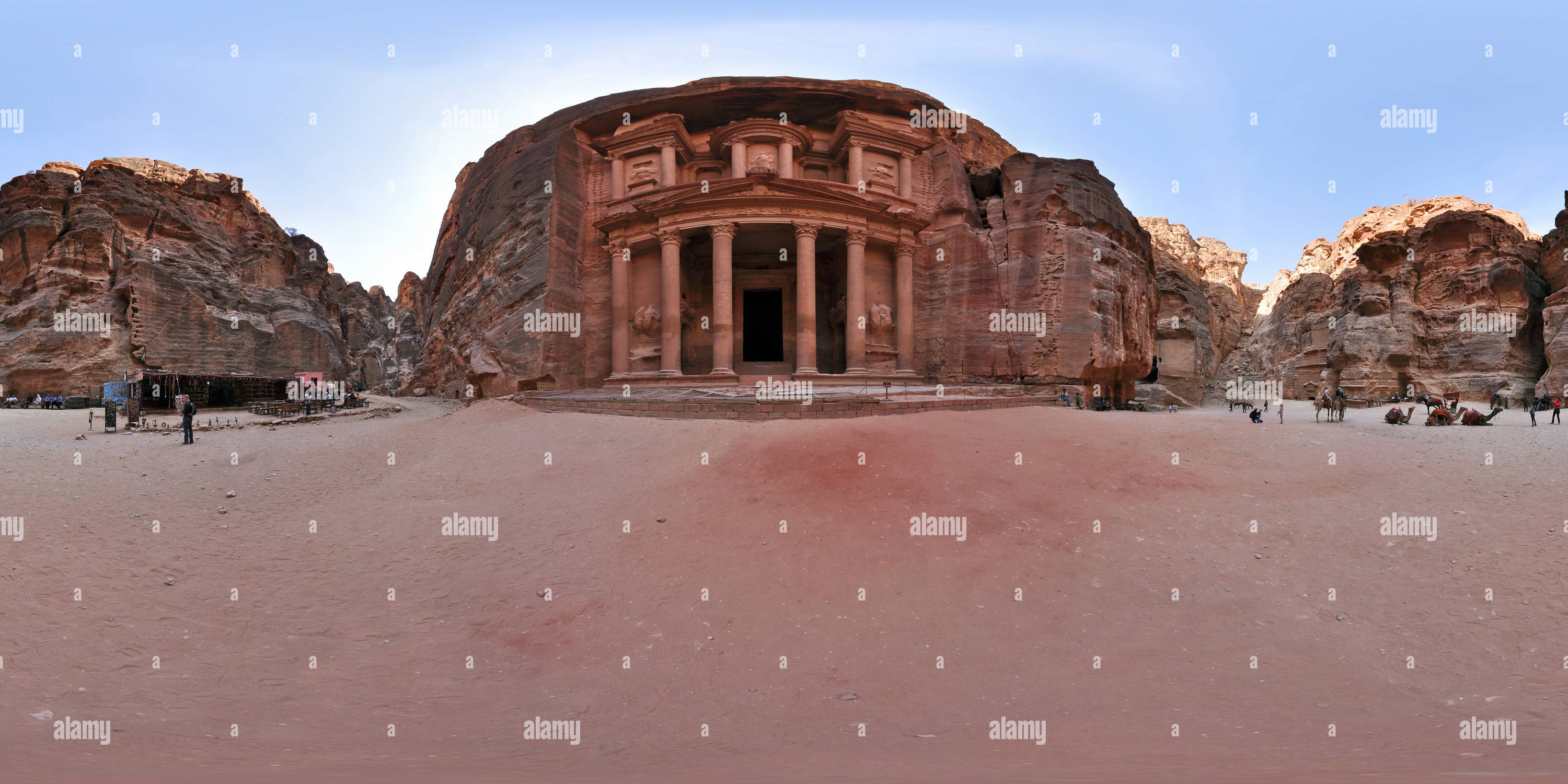 360° view of Petra, The Treasury - Alamy