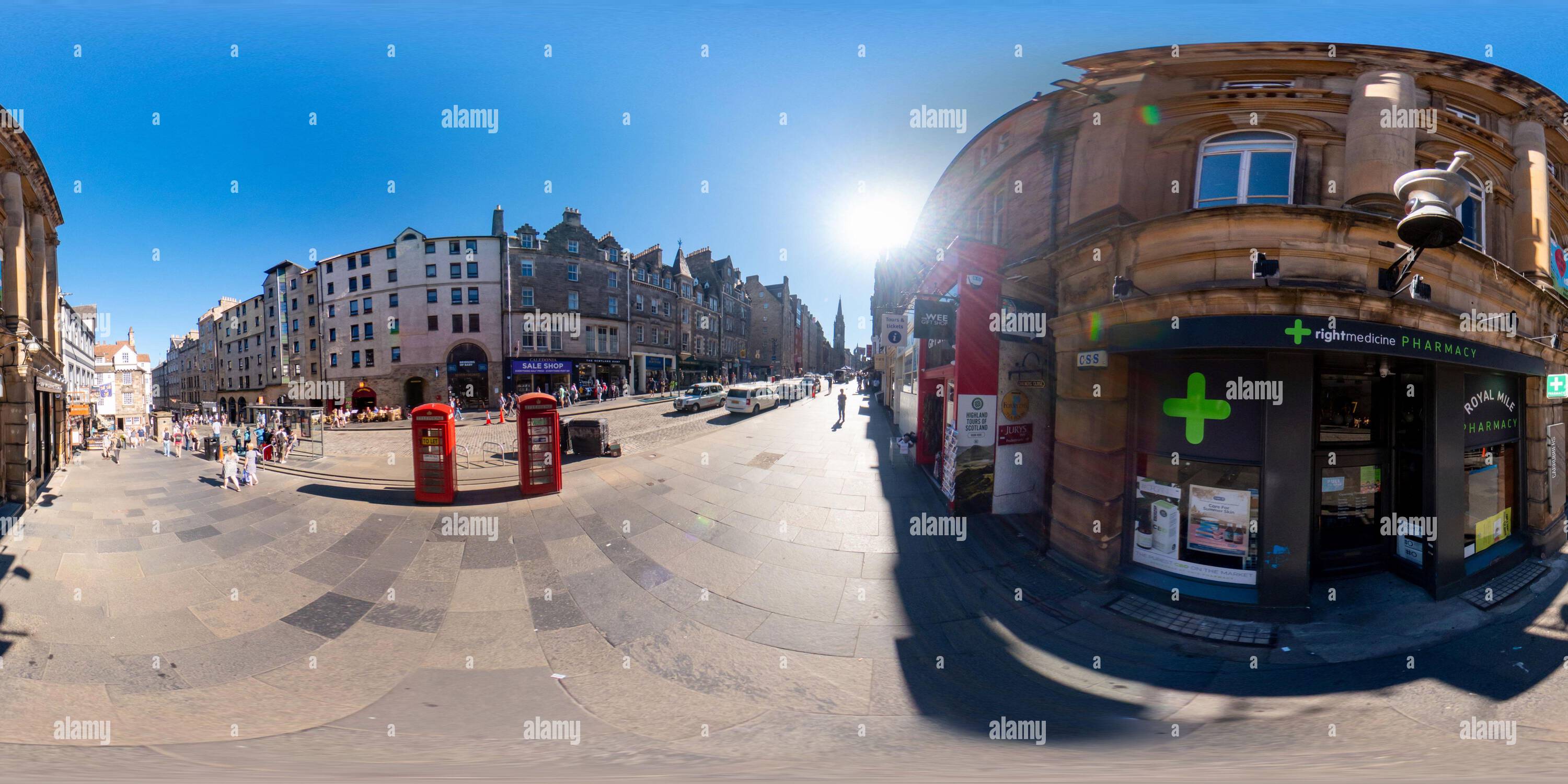 360° view of 360 vr photo Edinburgh Old Town High Street - Alamy