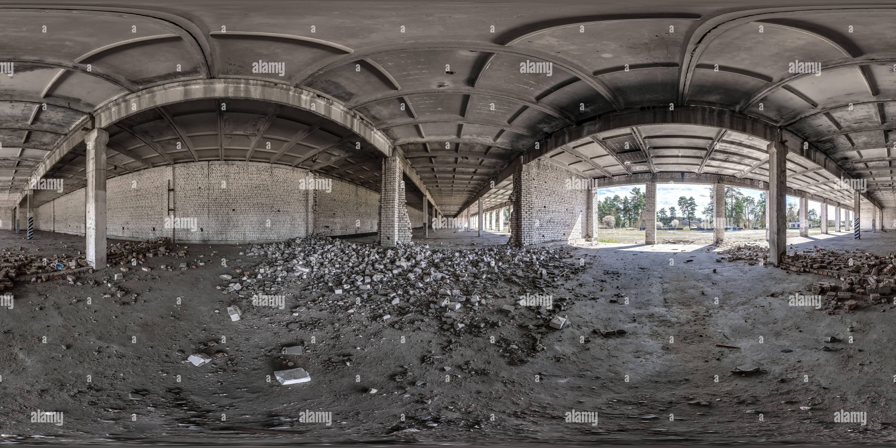 360° view of full seamless hdri 360 panorama in old large empty ...