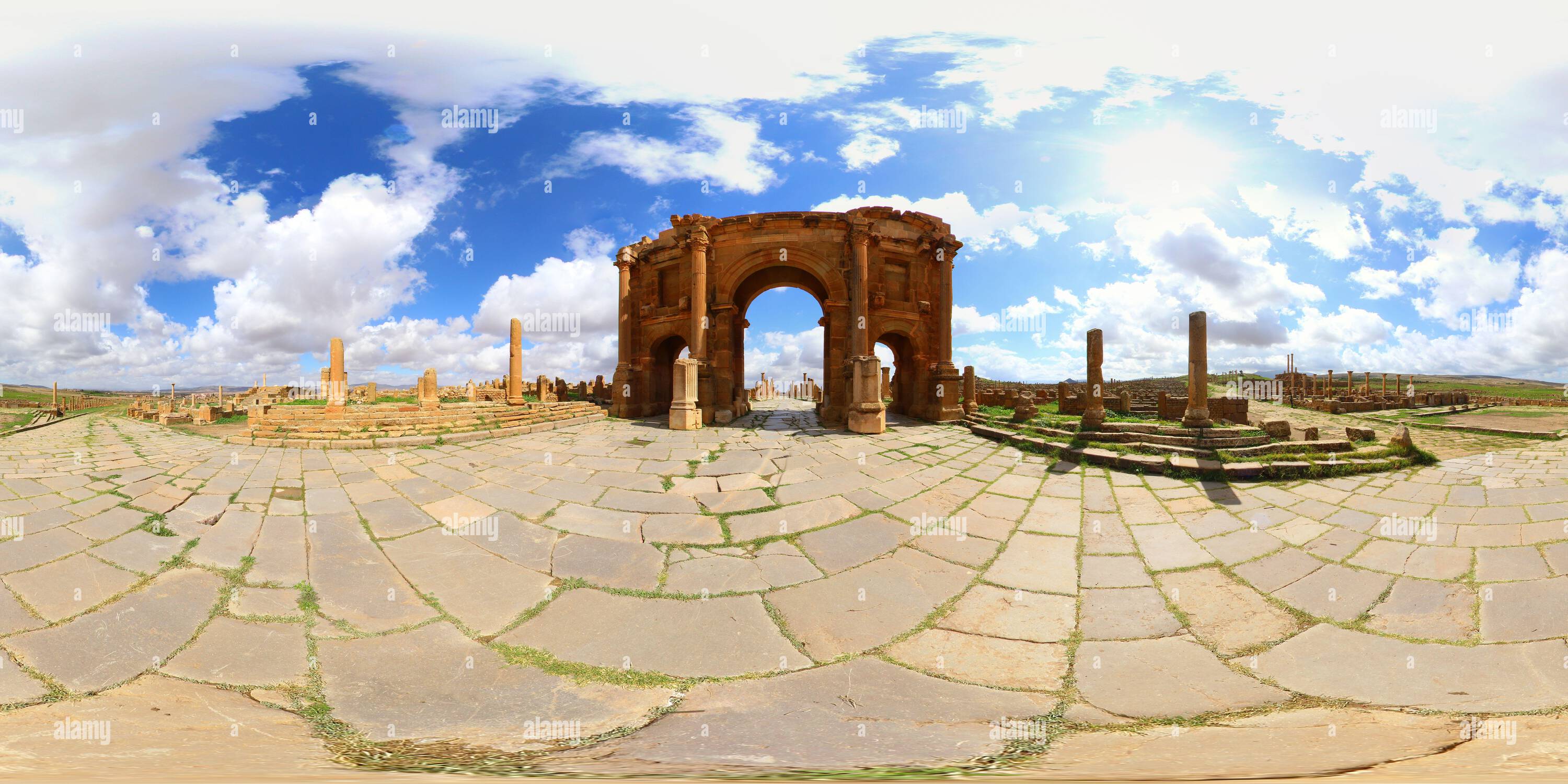 360° view of Timgad roman ruins, Algeria - Alamy