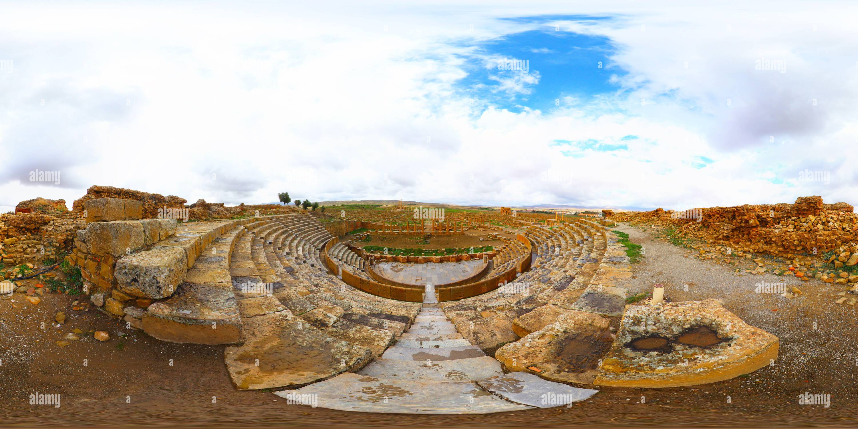 360° view of Timgad roman ruins, Algeria - Alamy