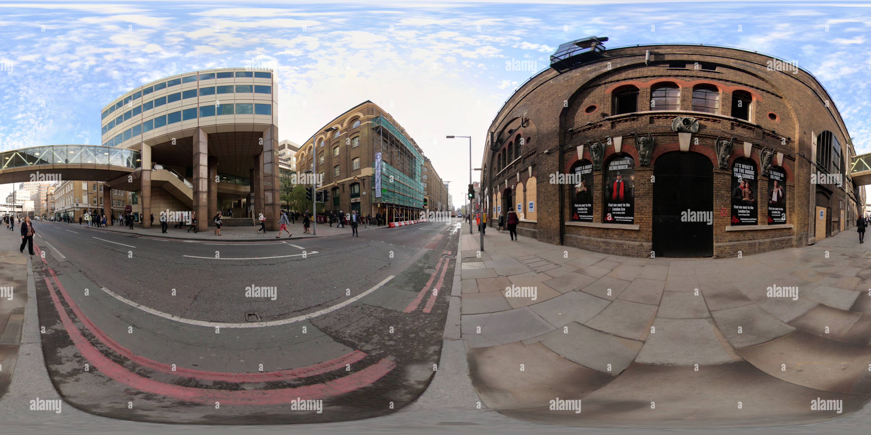 360° view of handheld - London tower bridge station - streetview - Alamy