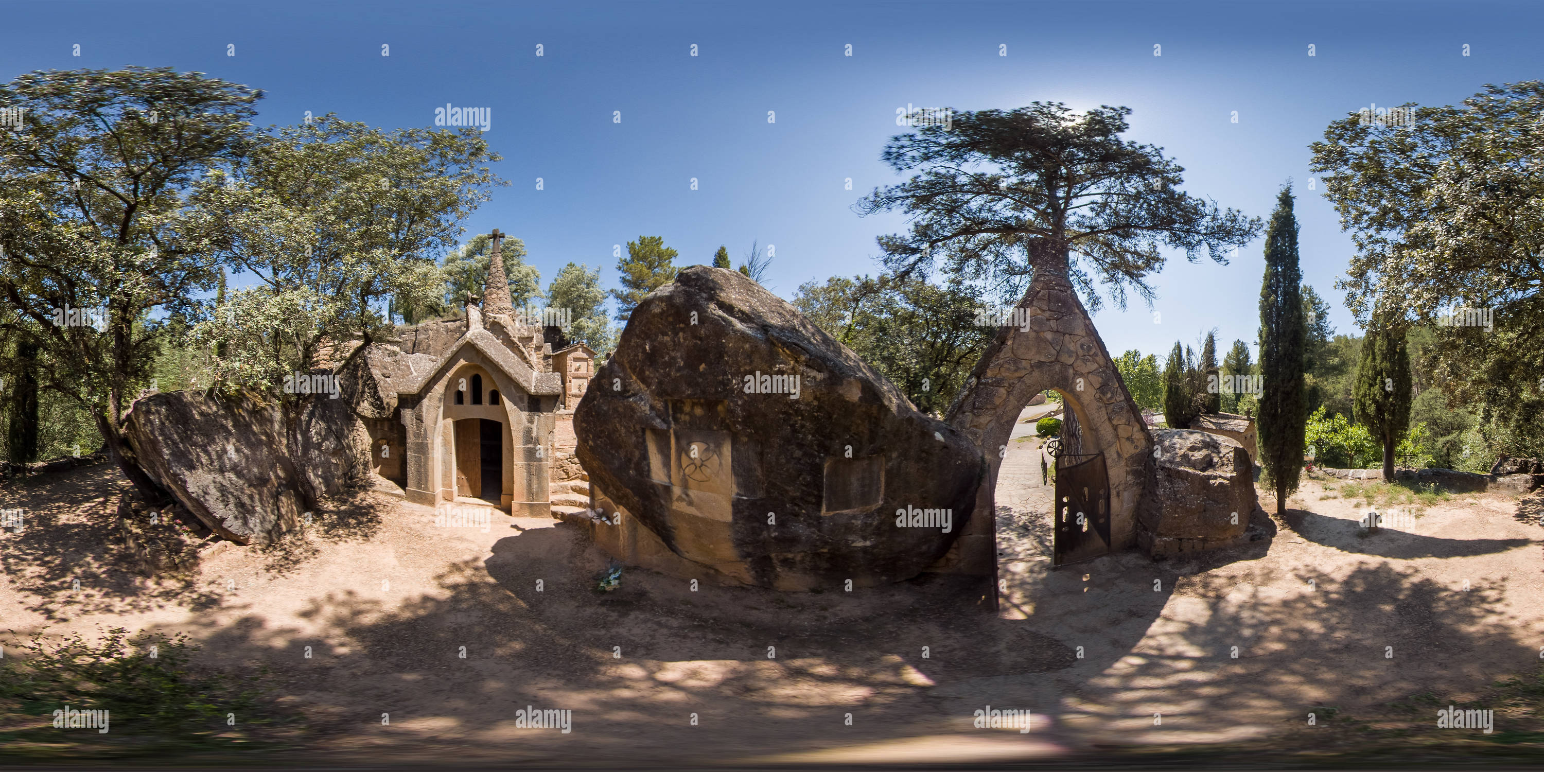 360° view of OLIUS Modernist Cementery 360VR Catalonia Spain-02 - Alamy
