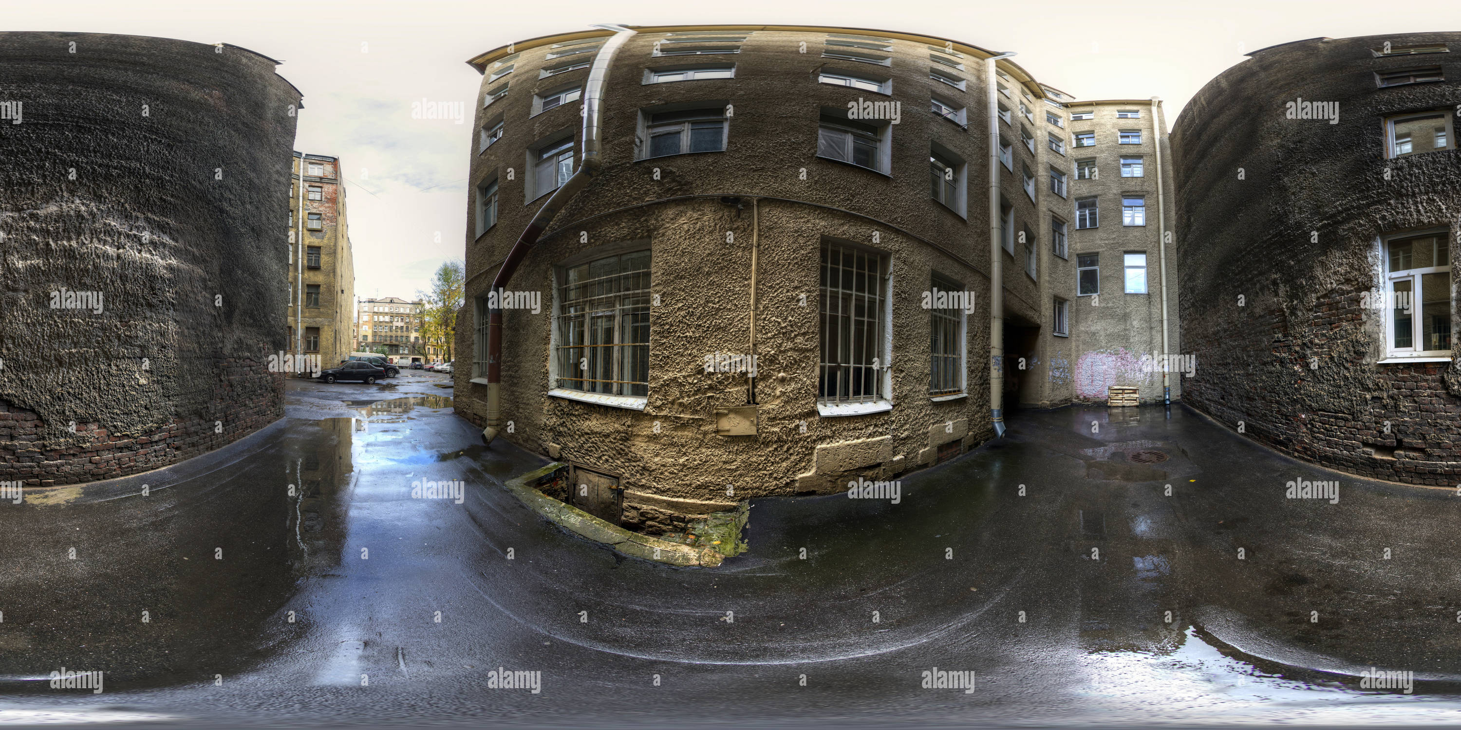Courtyard russia hi-res stock photography and images - Alamy