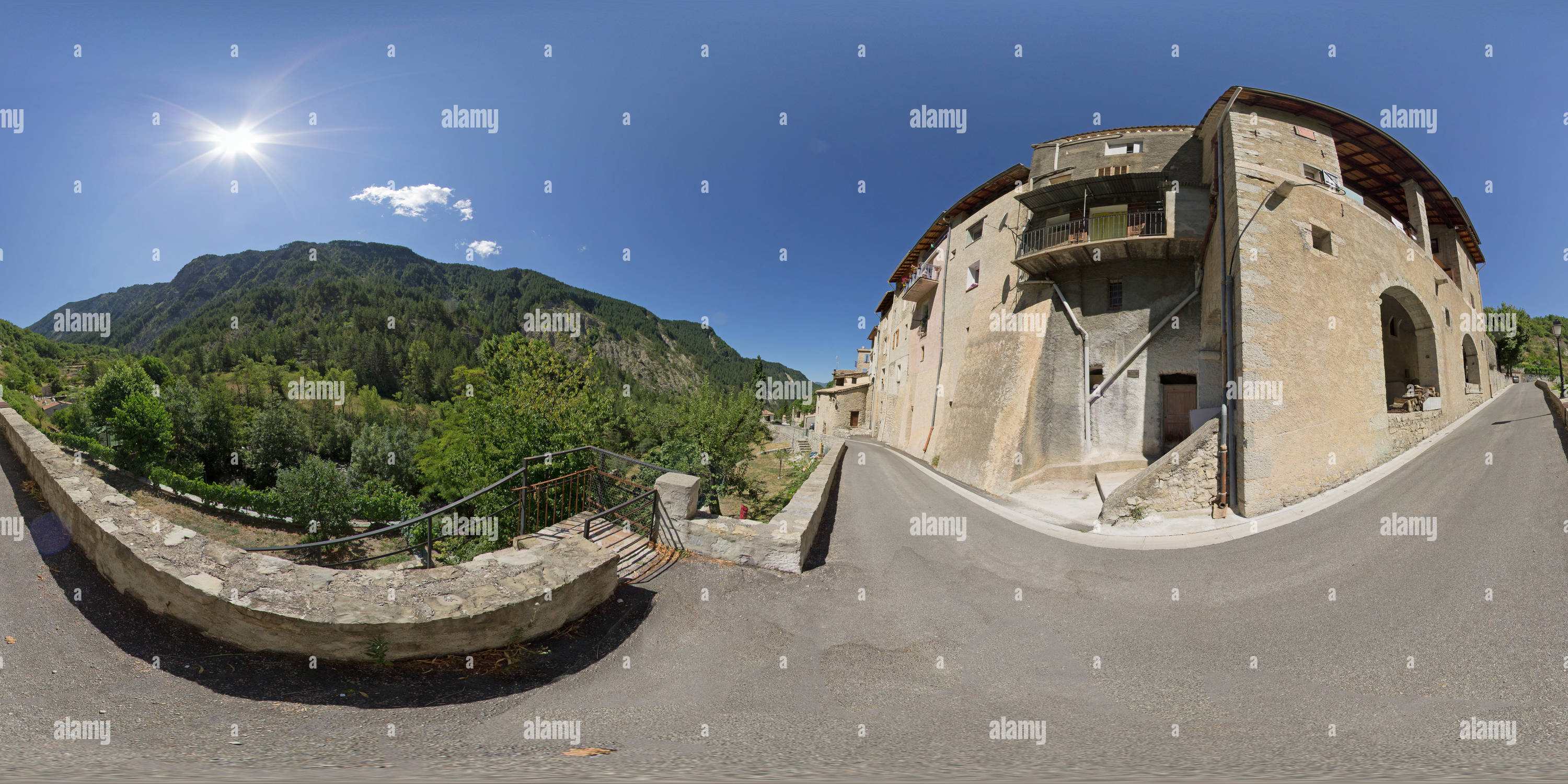 360° view of Le village de Puget-Rostang - Alamy