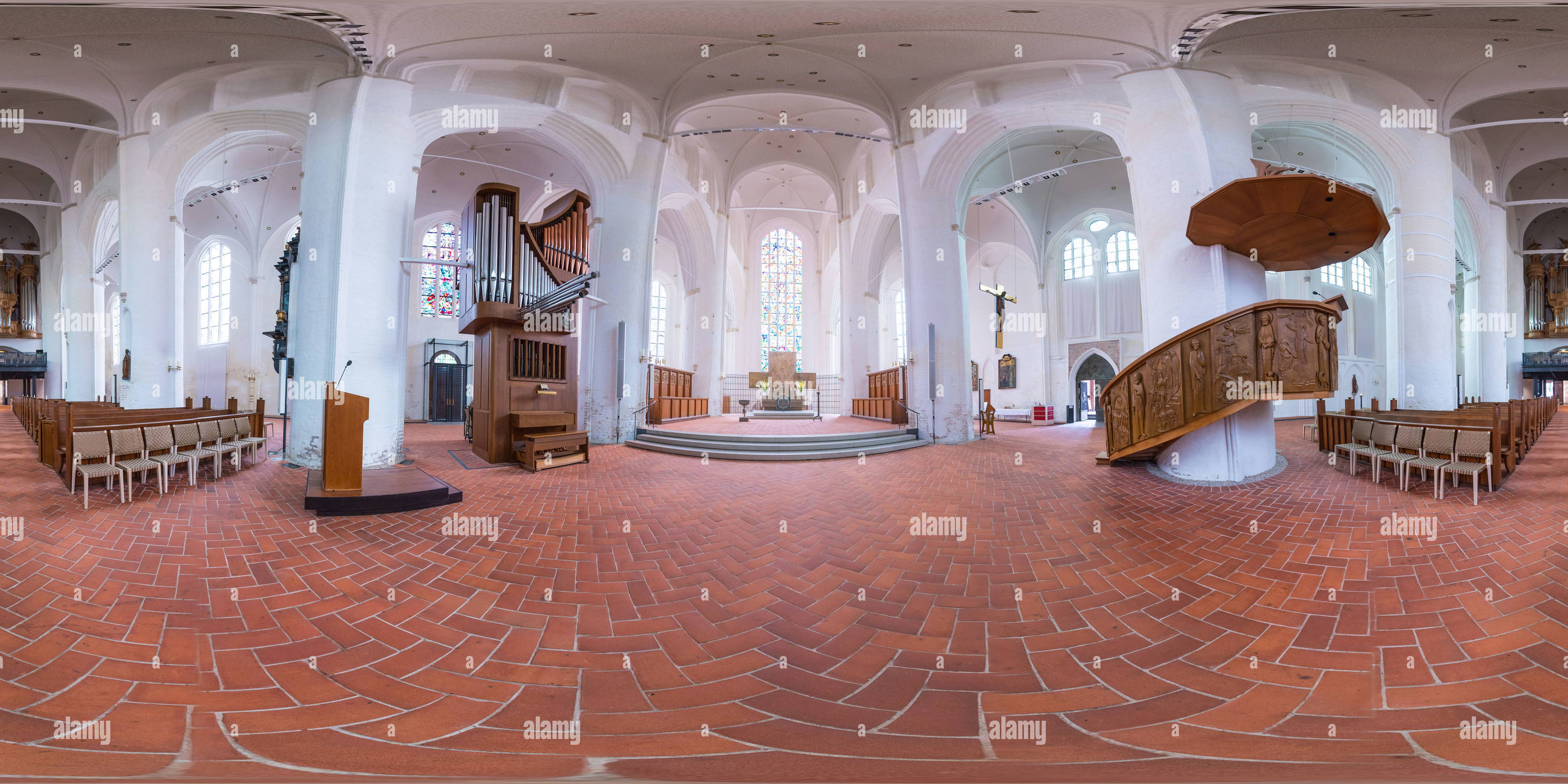 Inside church 360 hi-res stock photography and images - Alamy
