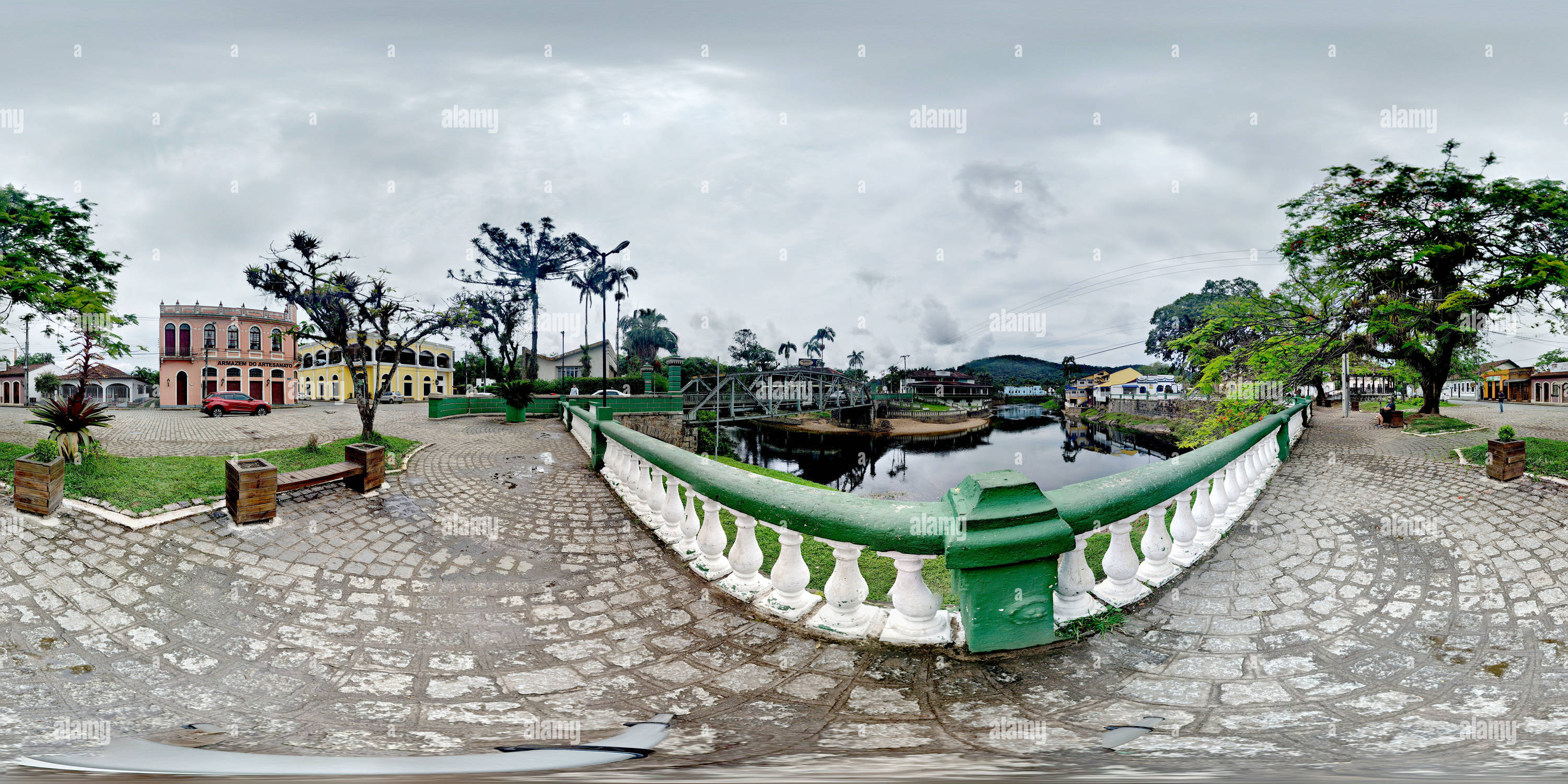 360° view of Nhundiaquara River, overlooking the iron bridge, in ...