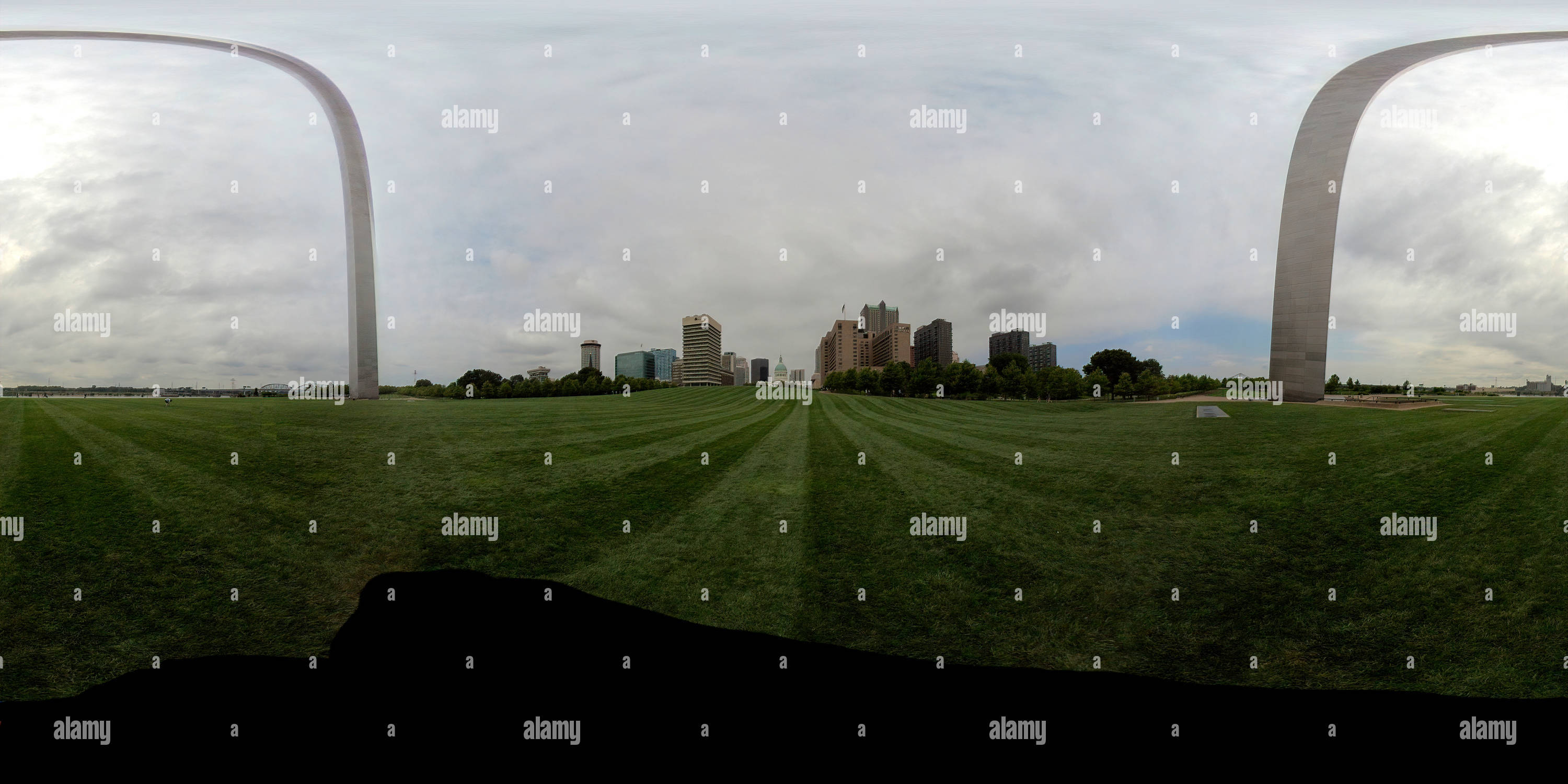 360° view of On the Green - Gateway Arch, St. Louis MO - Alamy