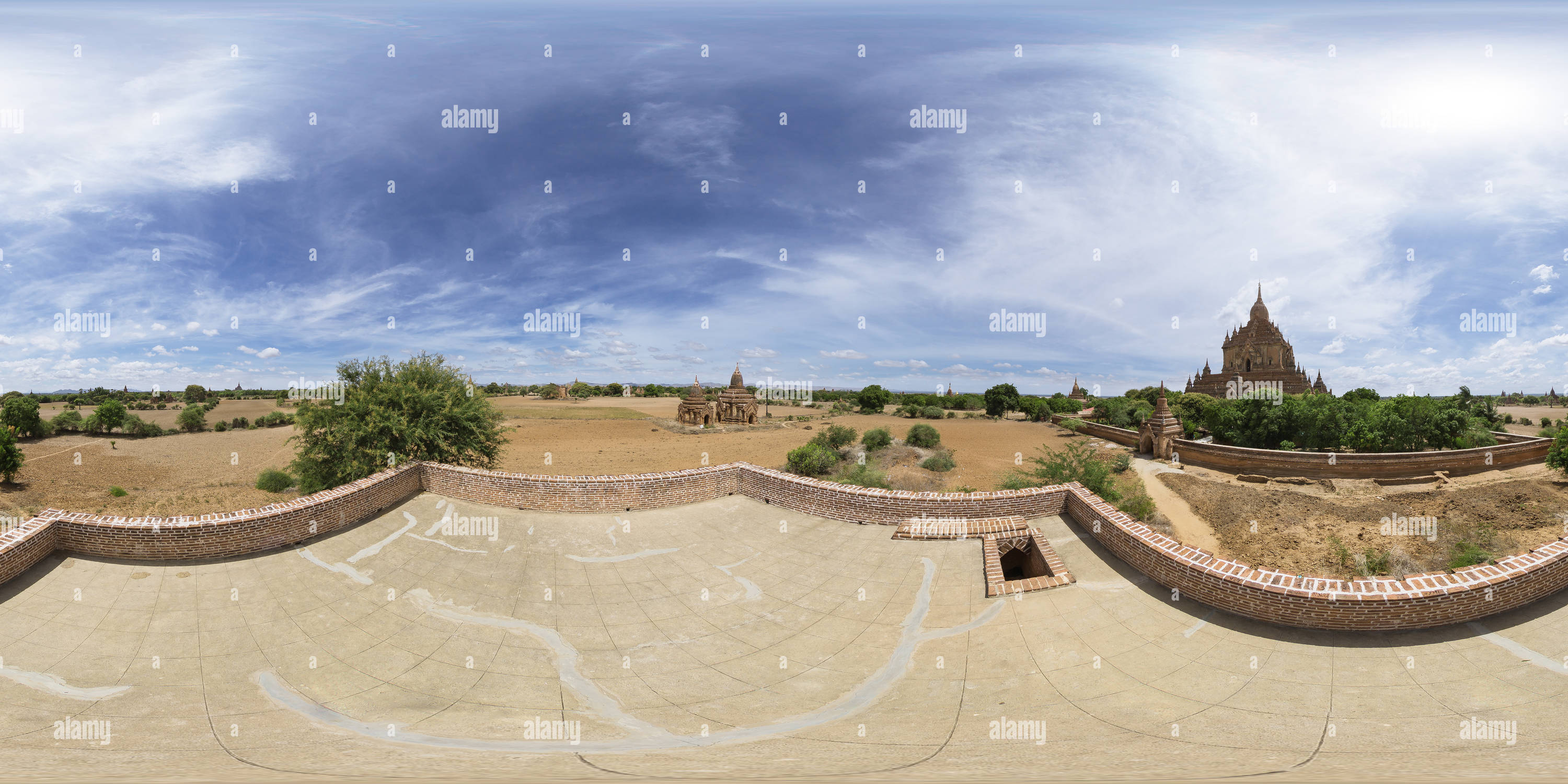 360° view of Bagan Faraway of Htilominlo Guphaya-Gyi - Alamy