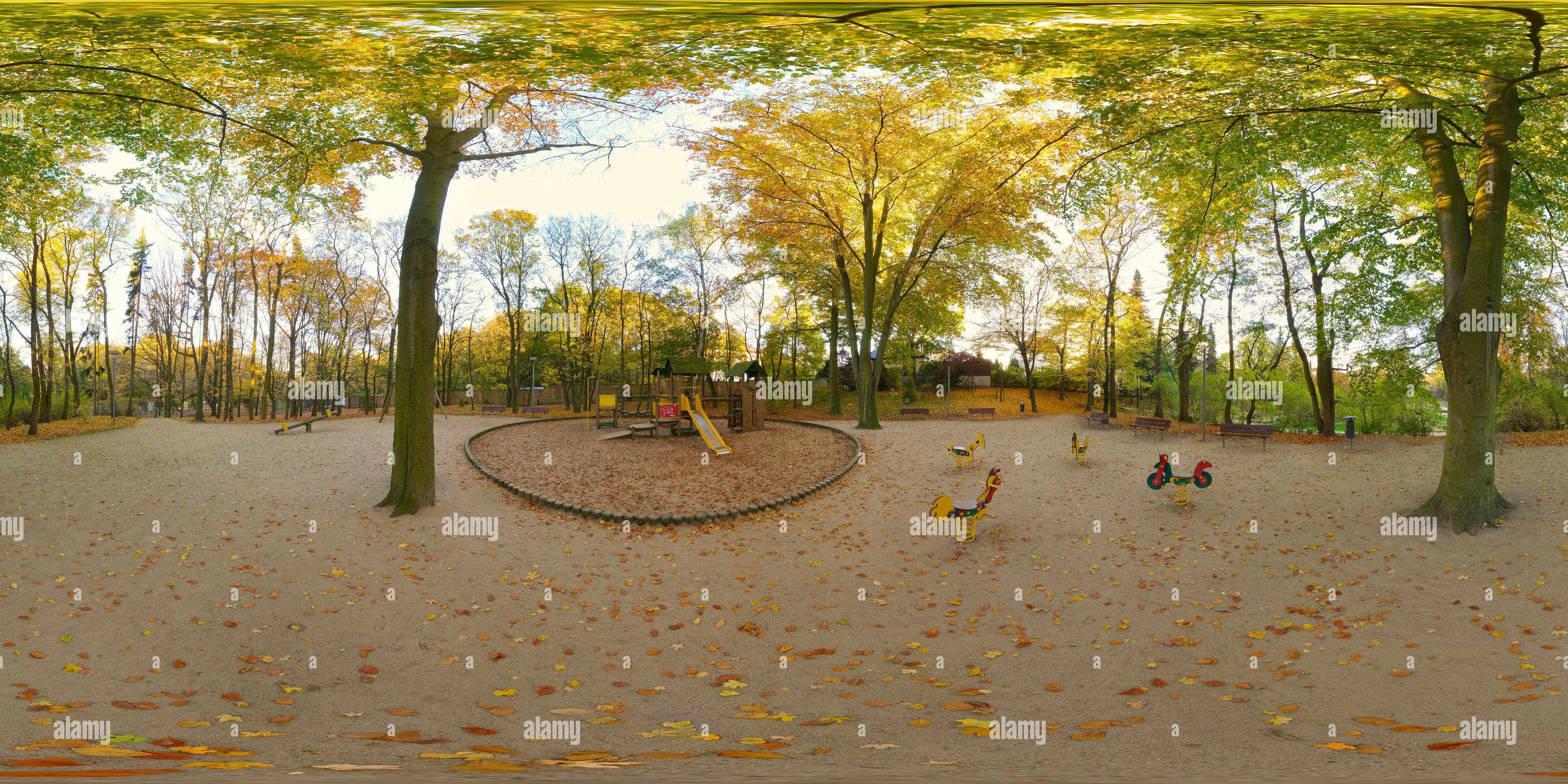 Playground 360 hi-res stock photography and images - Alamy