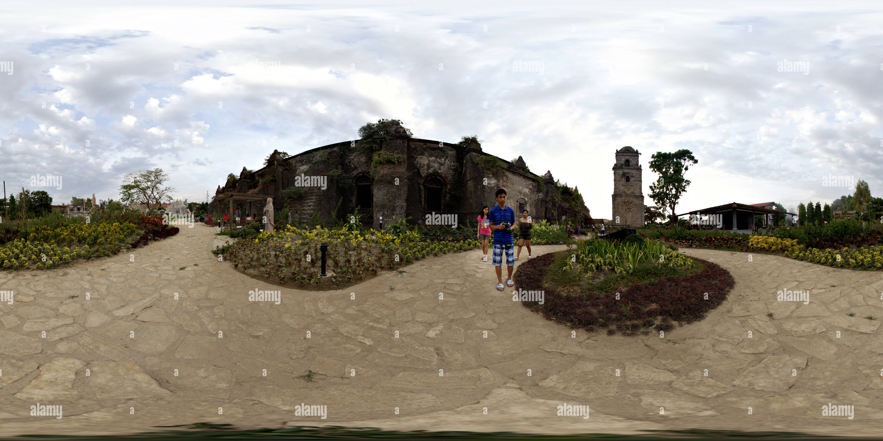 360° view of Paoay Church in Ilocos Norte - Alamy