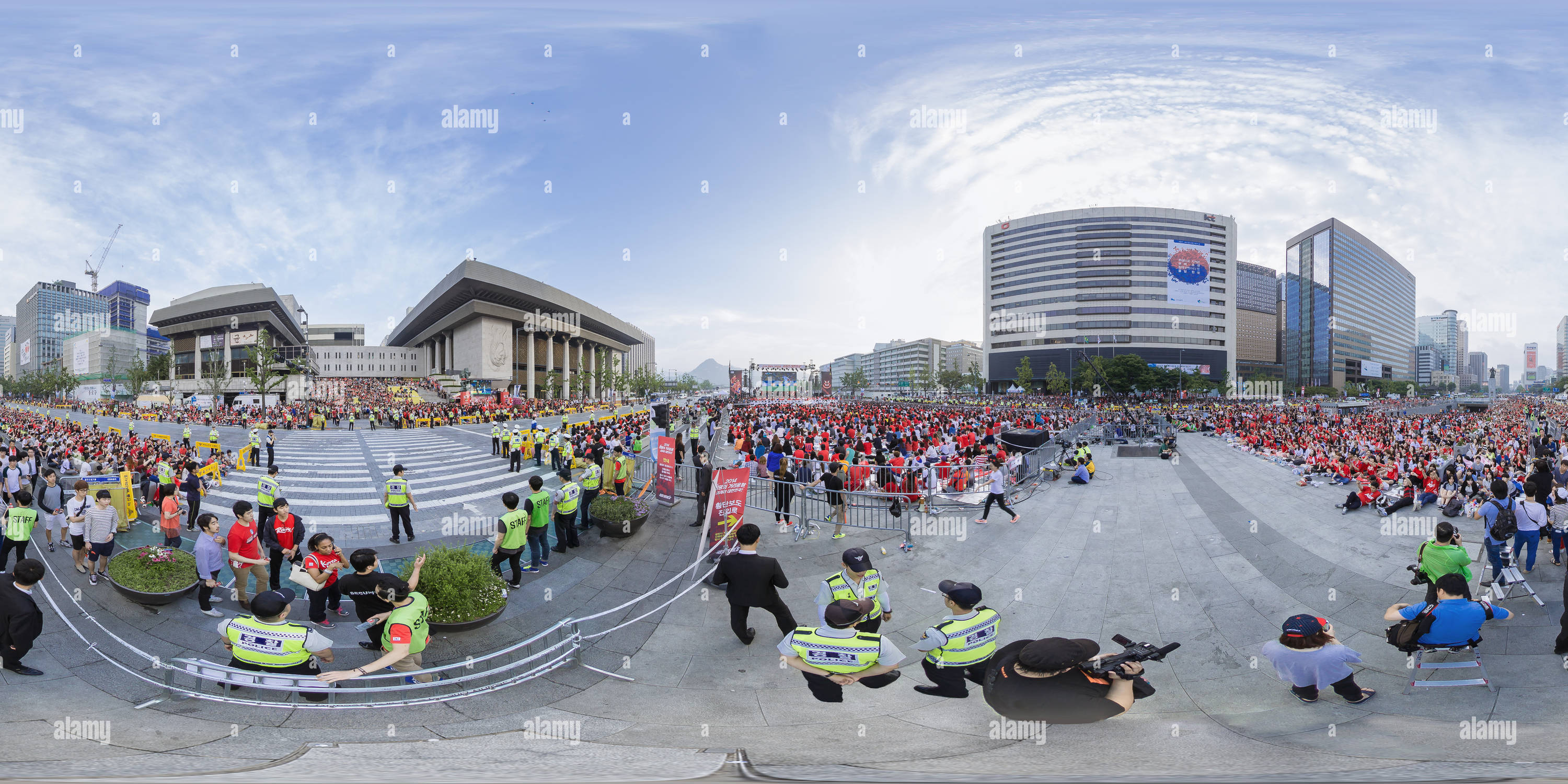 360° view of 2014 World Cup: 'Red Devils' street cheering of Seoul ...