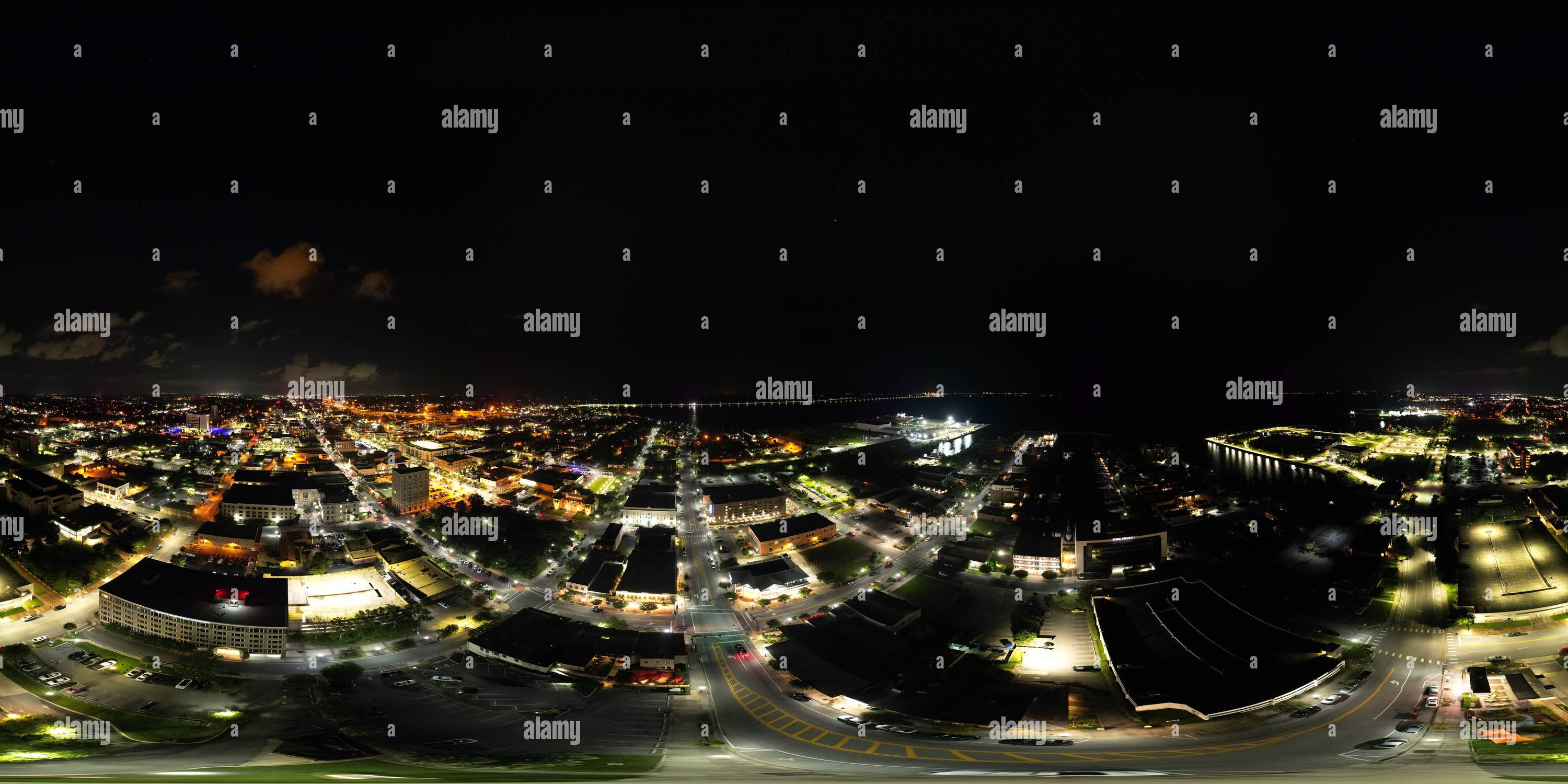 360° view of Above Pensacola Florida at night - Alamy