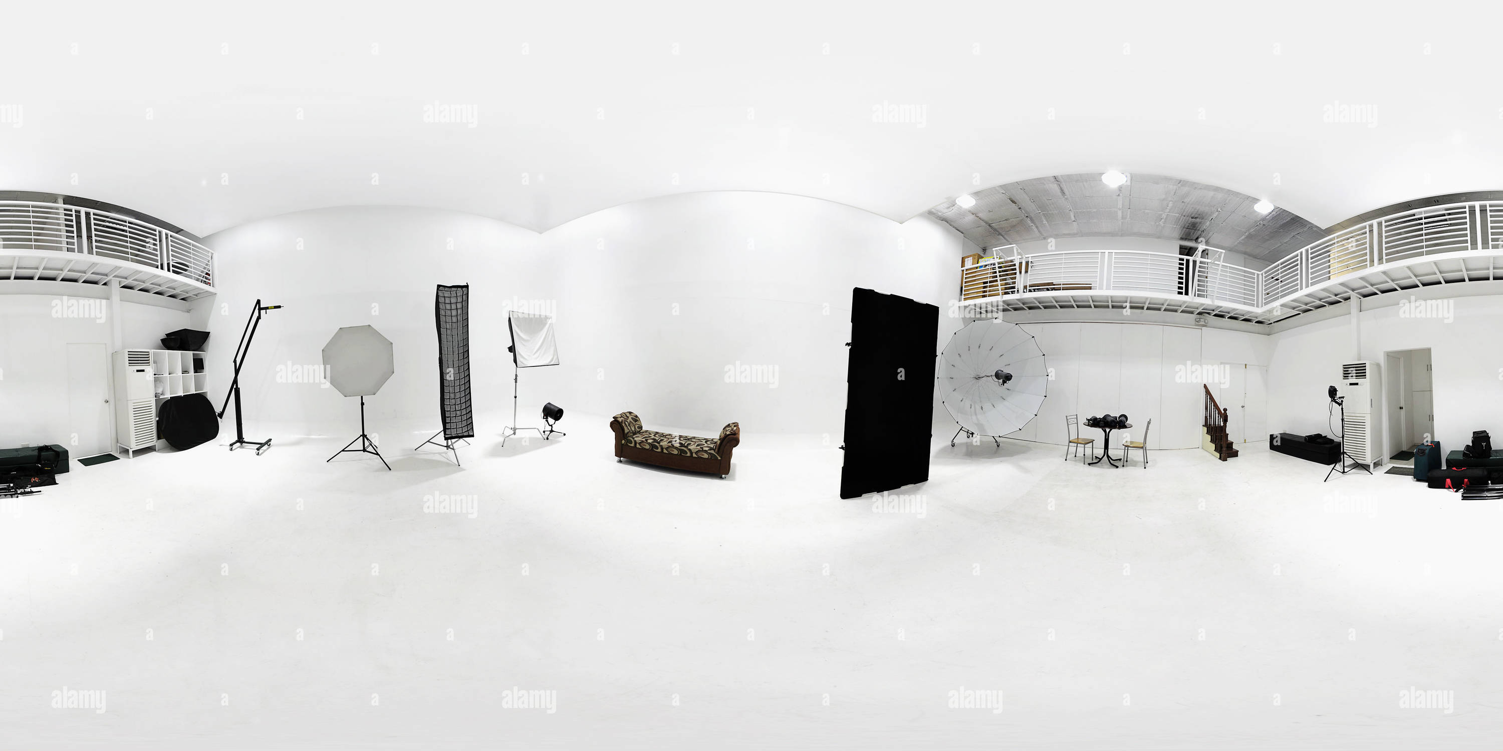 Dhq studio hi-res stock photography and images - Alamy