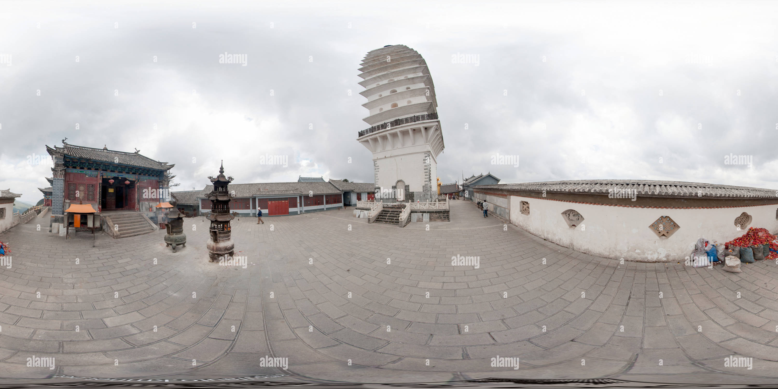 360° view of JinDing Temple JiZu Mountain 2(鸡足山金顶寺 - Alamy