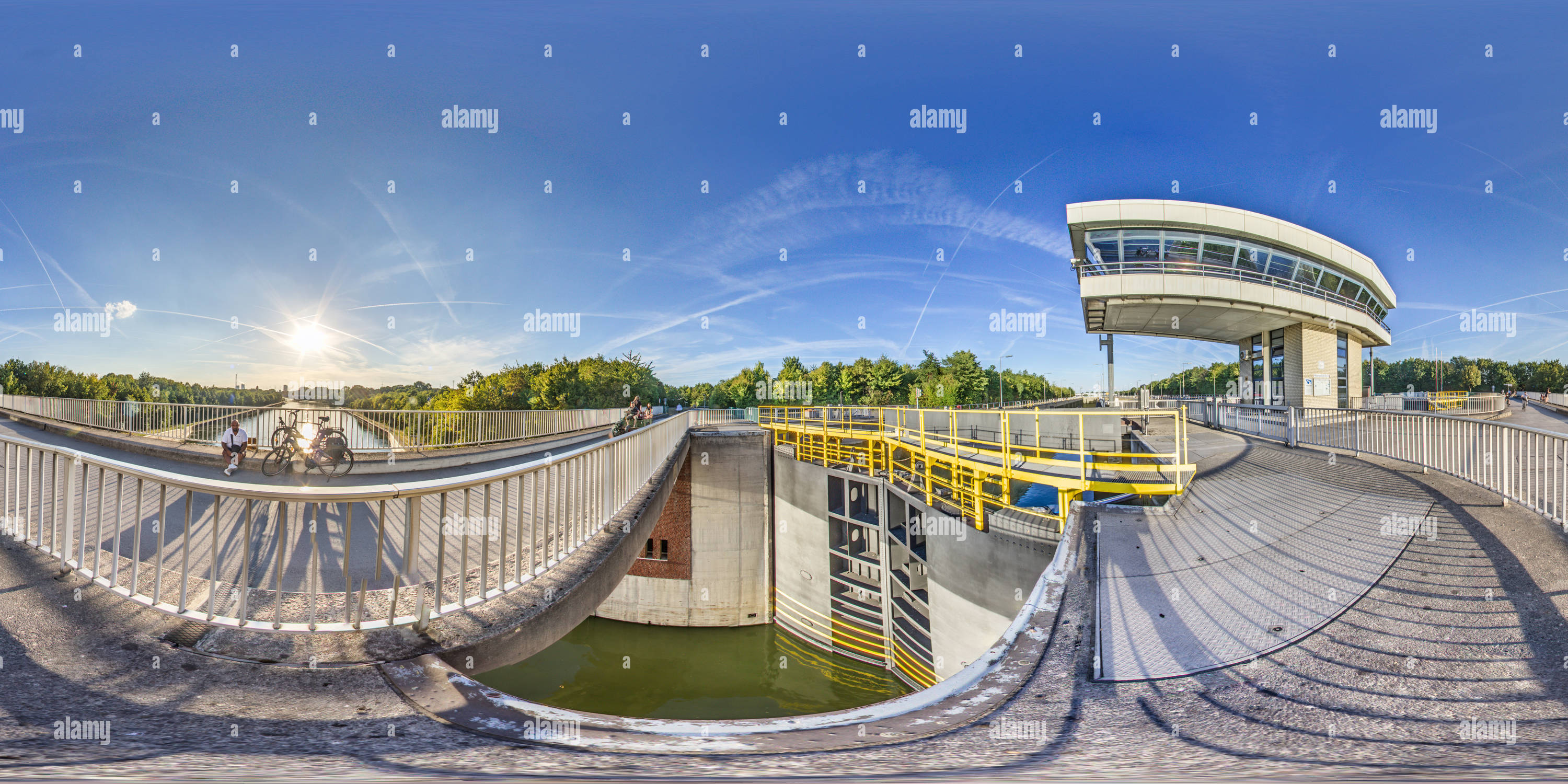 Herne kanal hi-res stock photography and images - Alamy