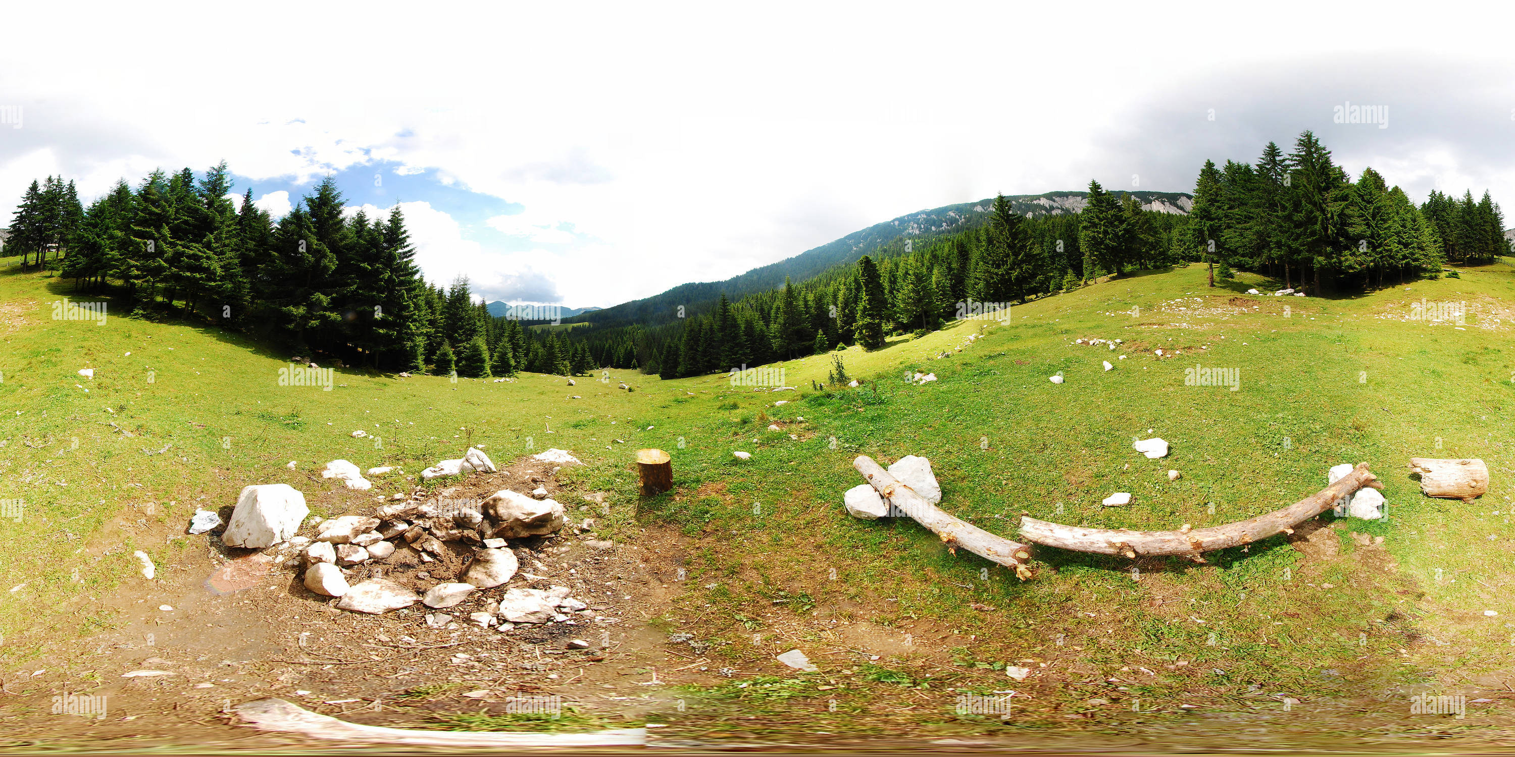 360° view of Tyrolian traverse glade - Alamy