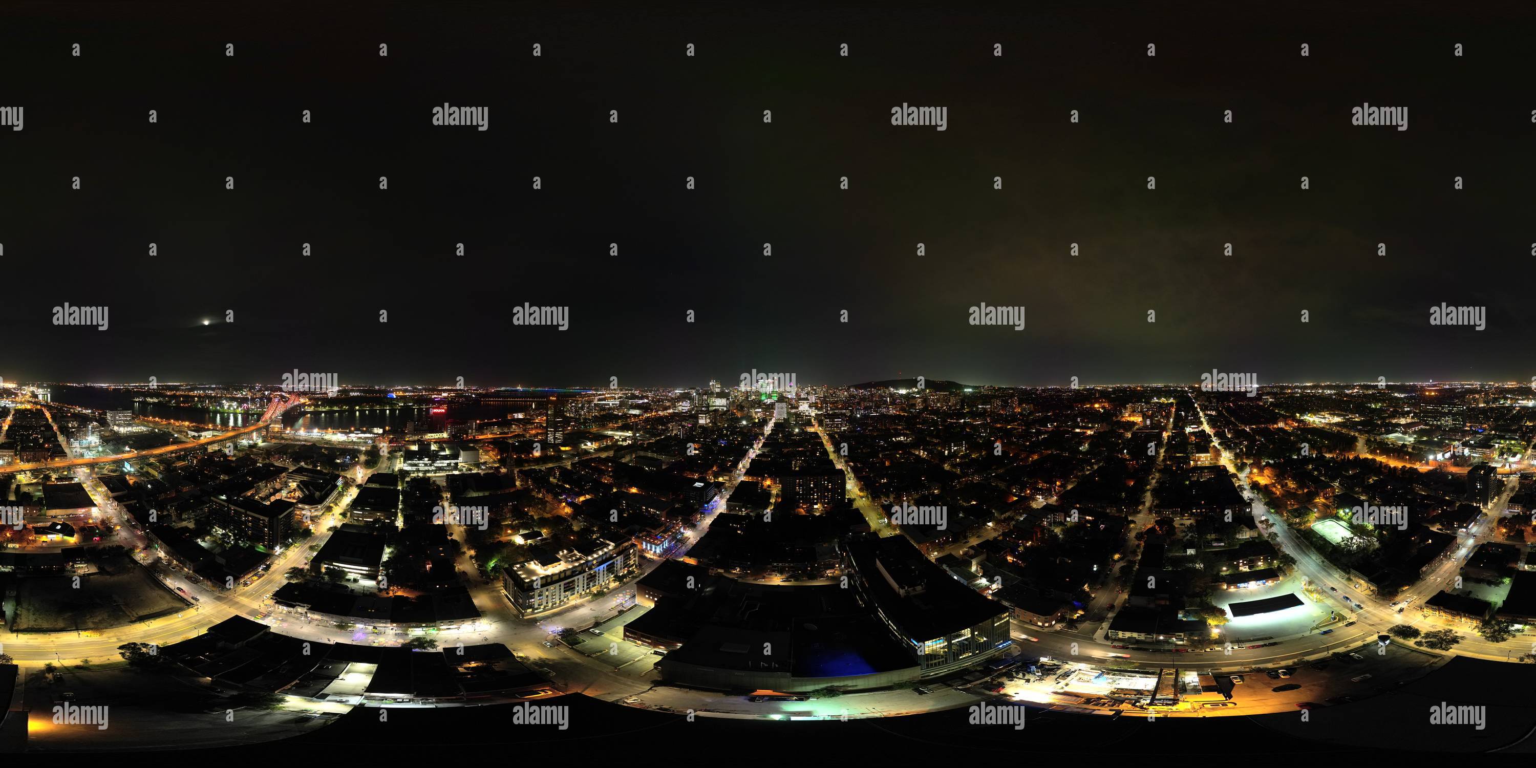 360° view of View of Montreal at Night - Alamy