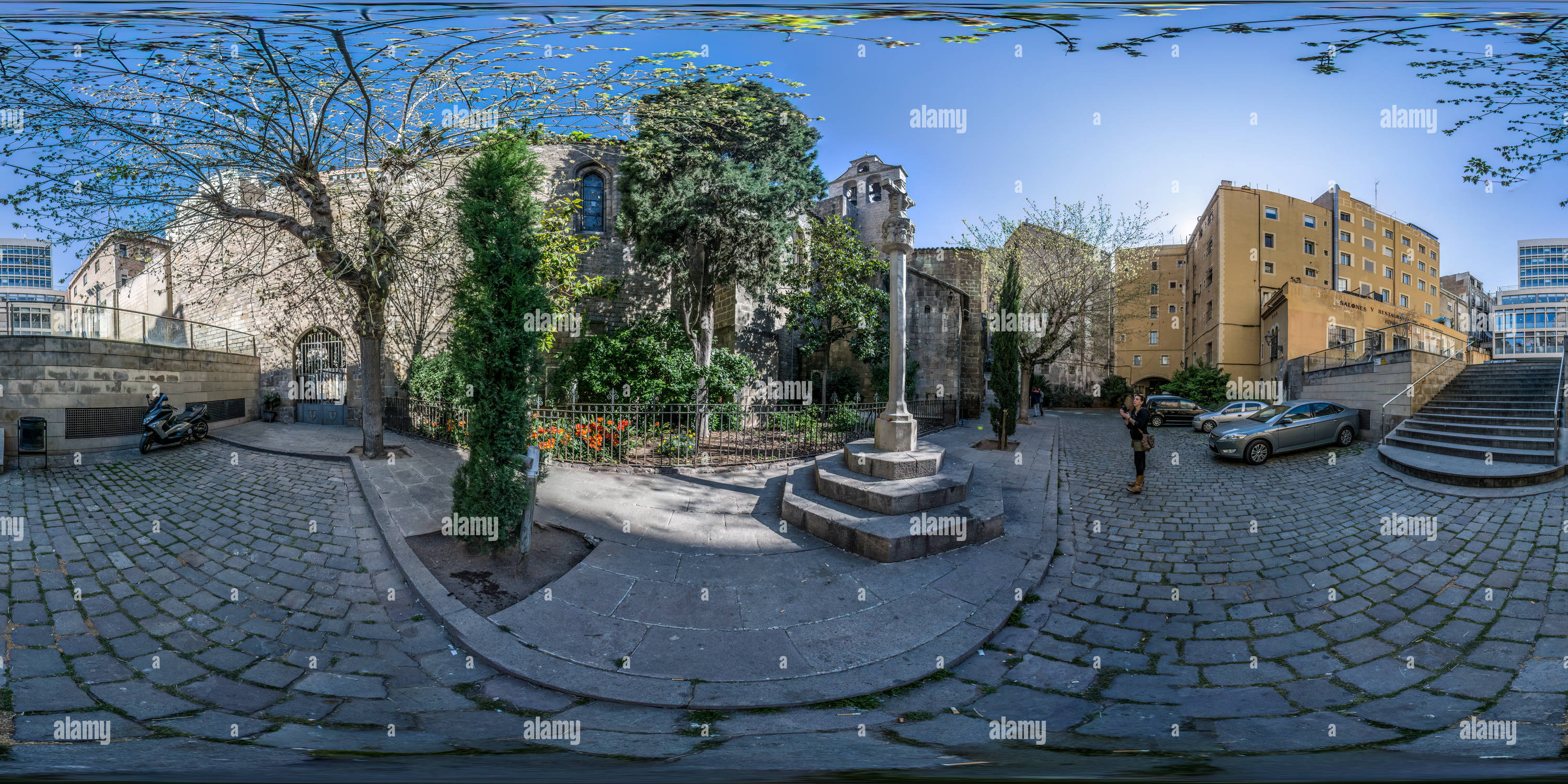360° view of Santa Anna Church at Barcelona - Alamy