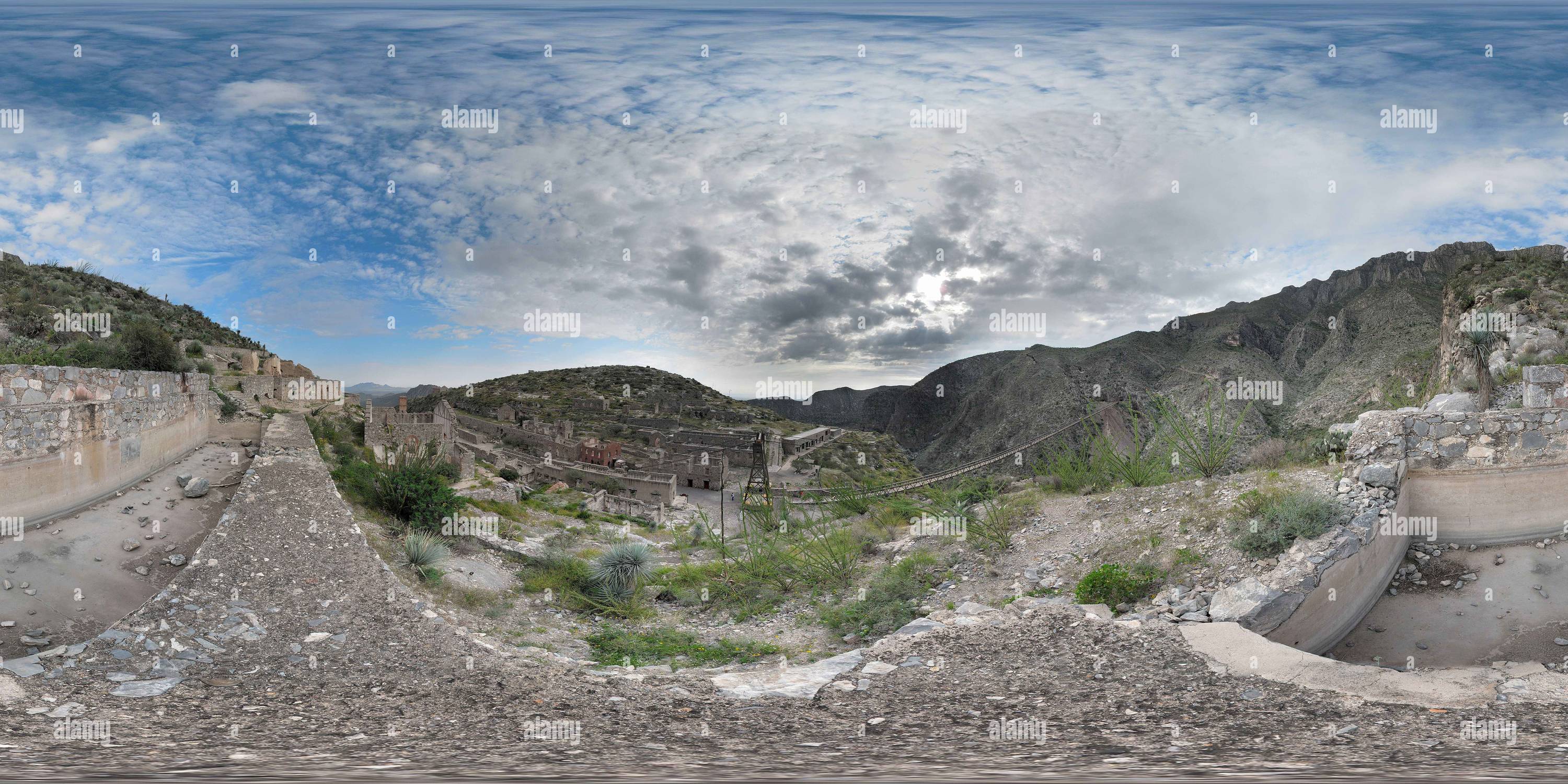 360° view of Ojuela old bridge in Mapimí Durango - Alamy