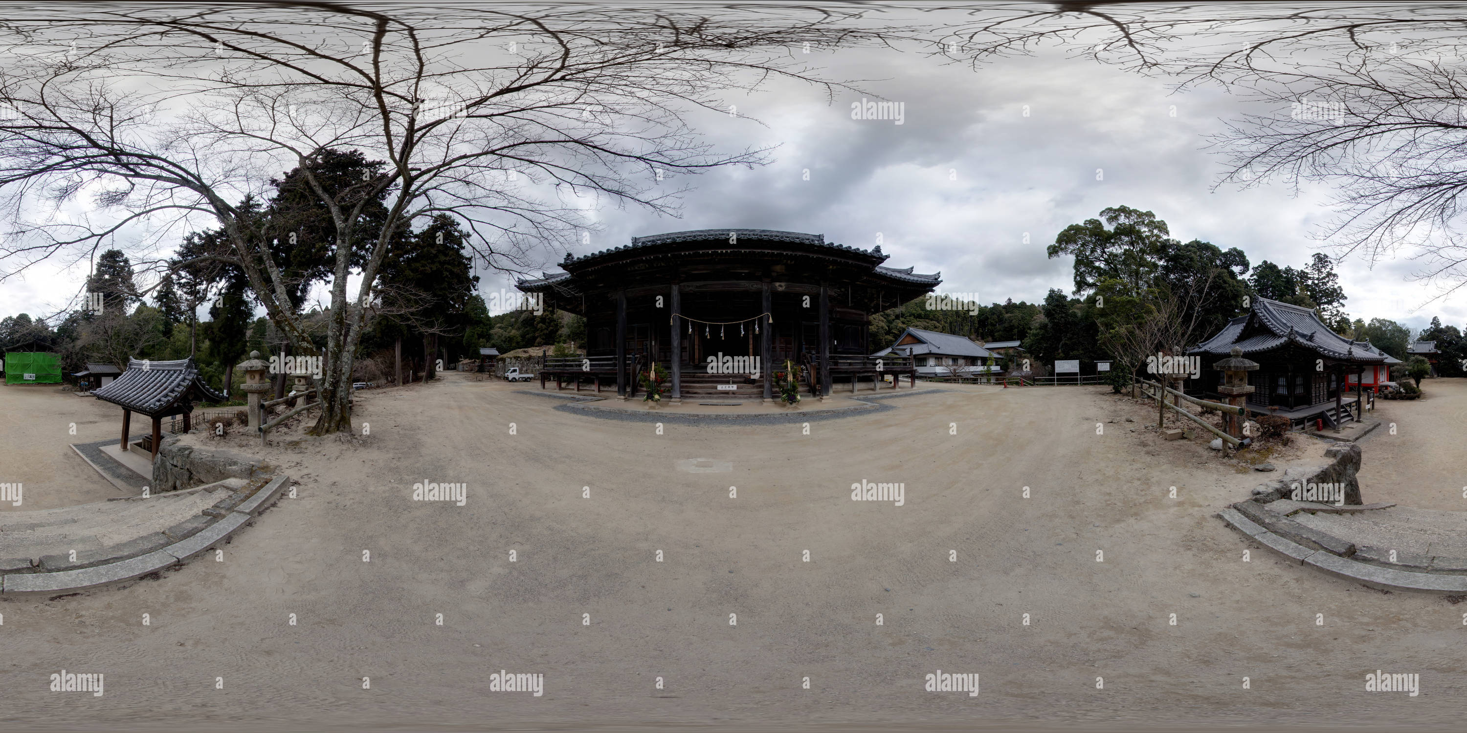 360° view of Zuiganji Temple in Himeji - Alamy