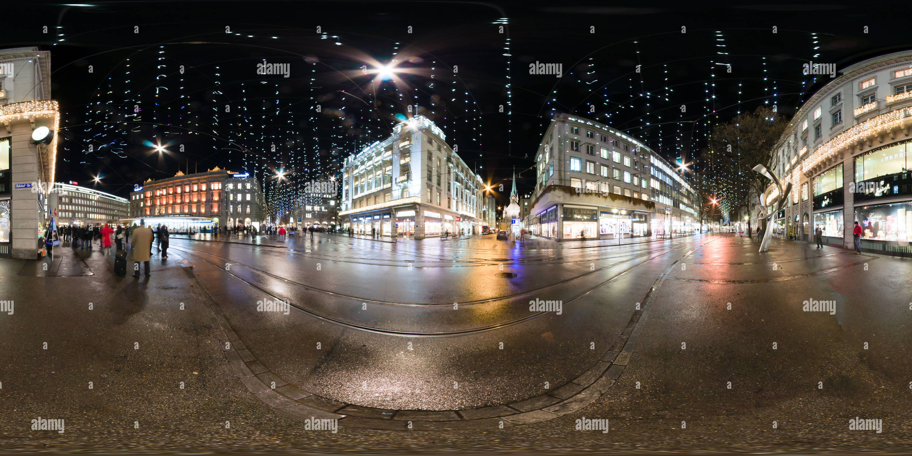 360° view of Zürich Paradeplatz mit Bahnhofstrasse - Alamy