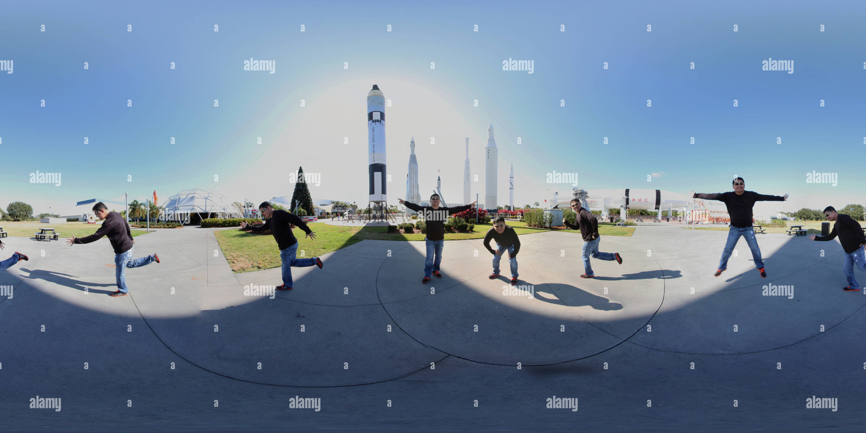 360° view of Rockets and MEs - Alamy
