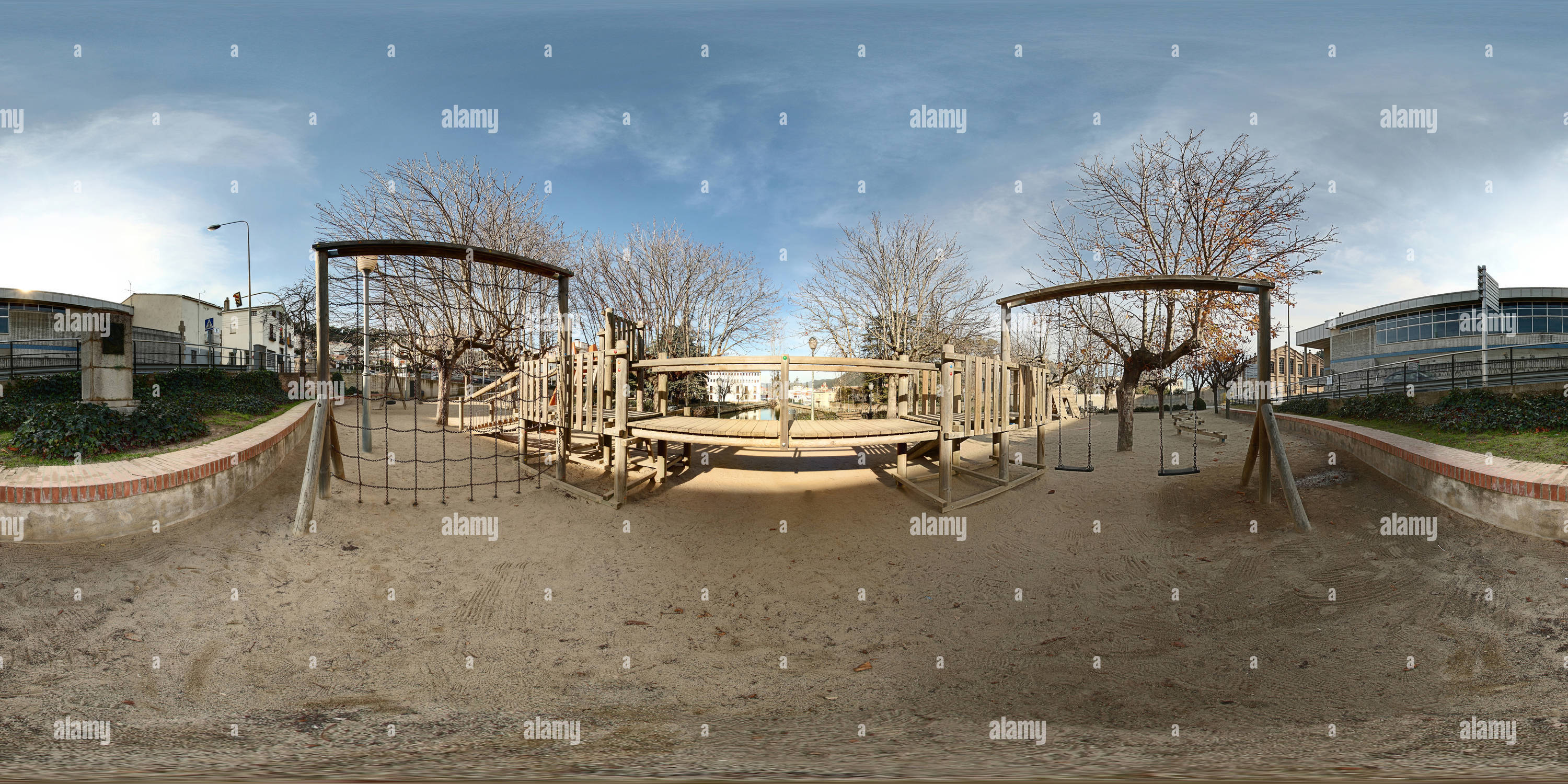 Vr sets hi-res stock photography and images - Alamy