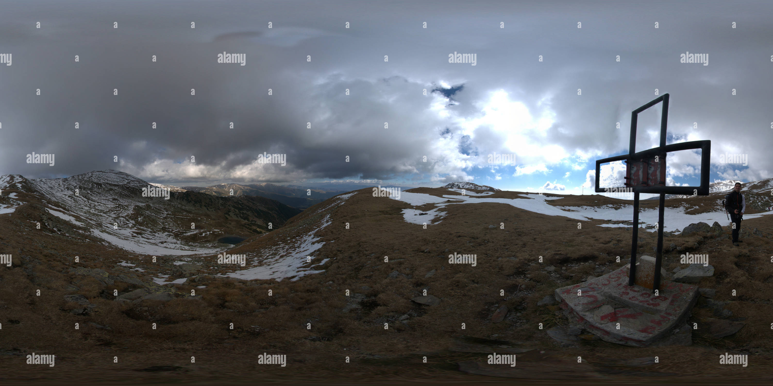360° view of Crucea Ateneului, Iezer Papusa - Alamy