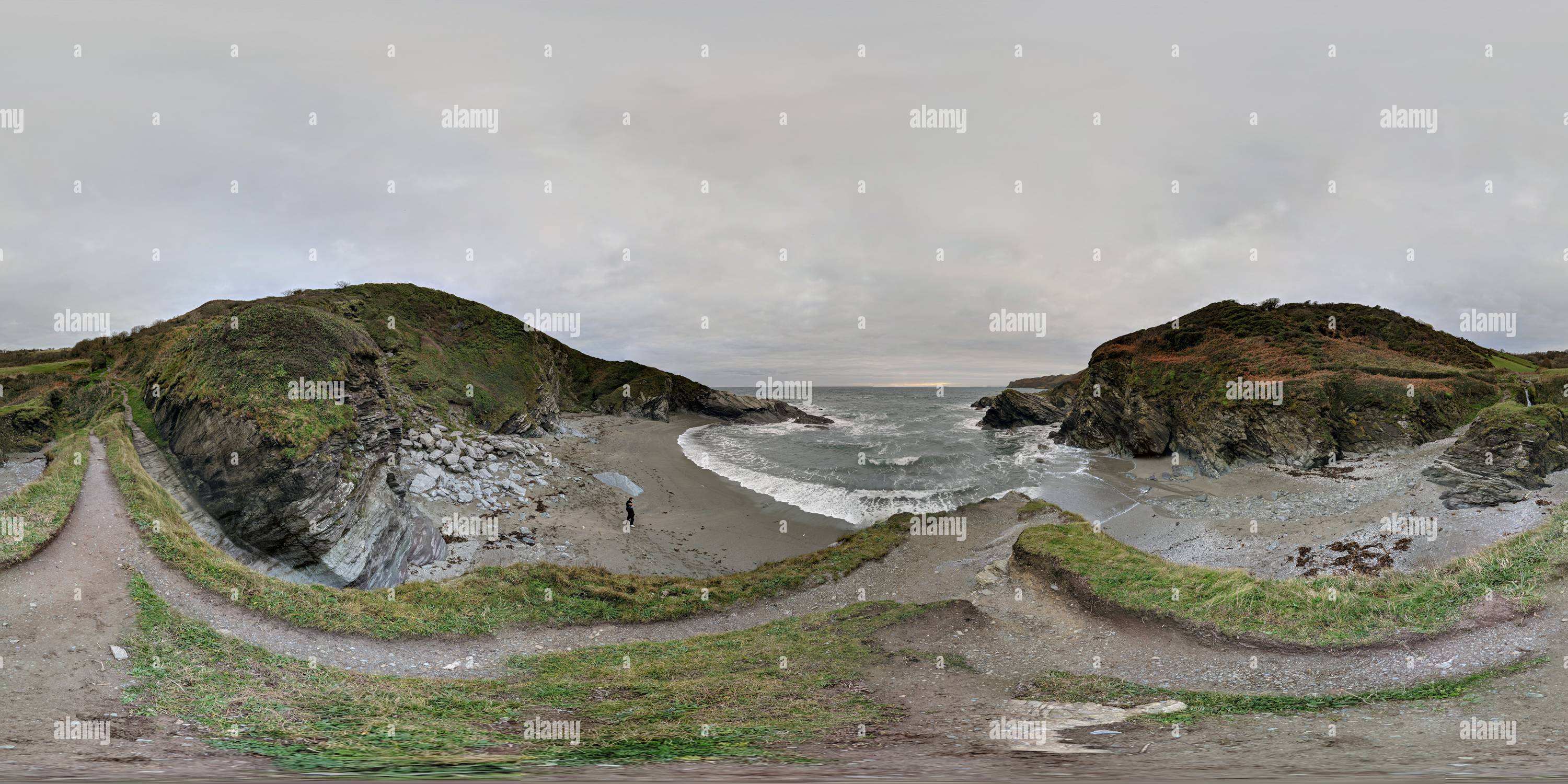 360° view of Lansallos Beach, Cornwall, England, U.K - Alamy