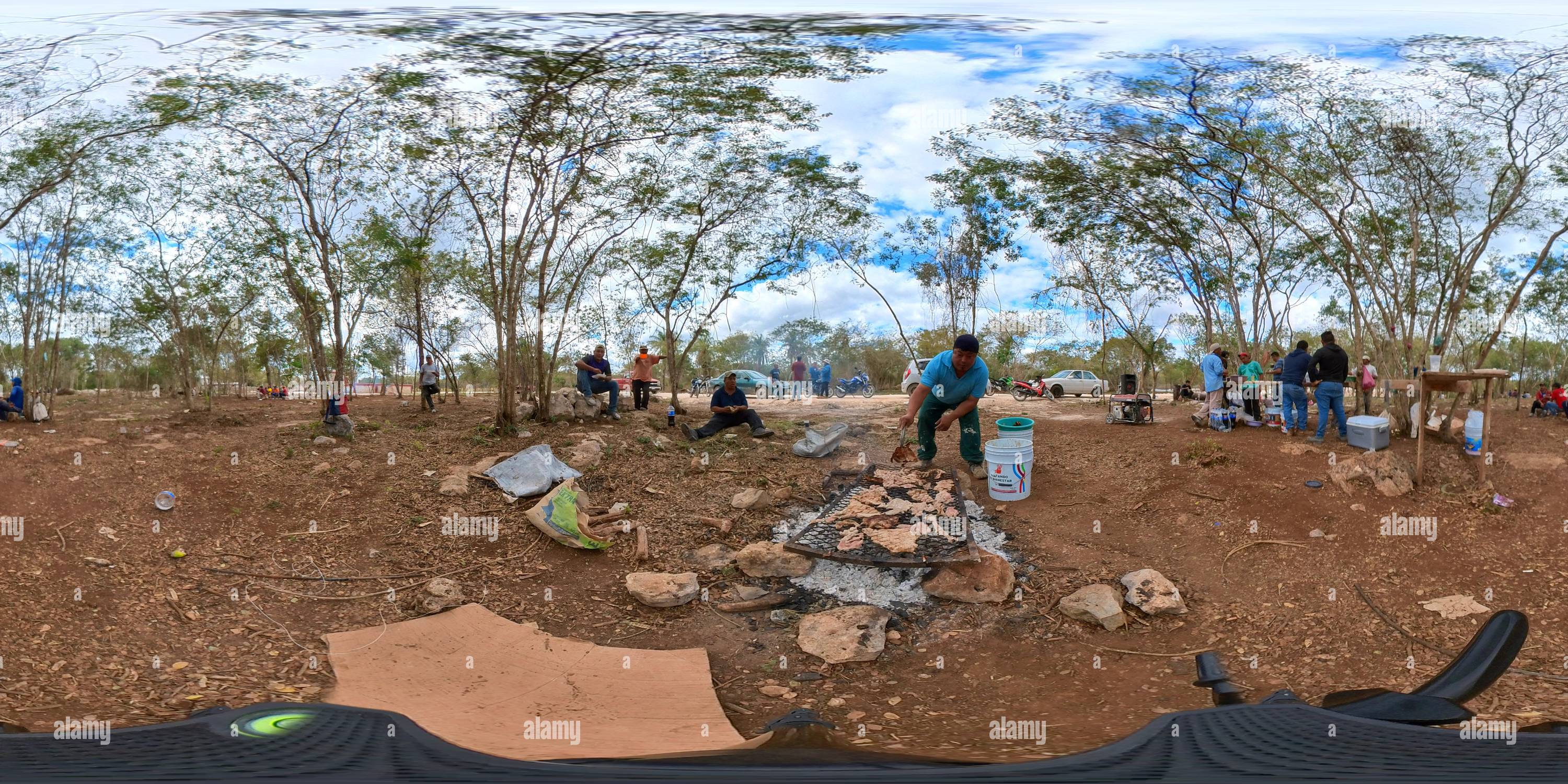 360° view of poc chuc día de colado - Alamy
