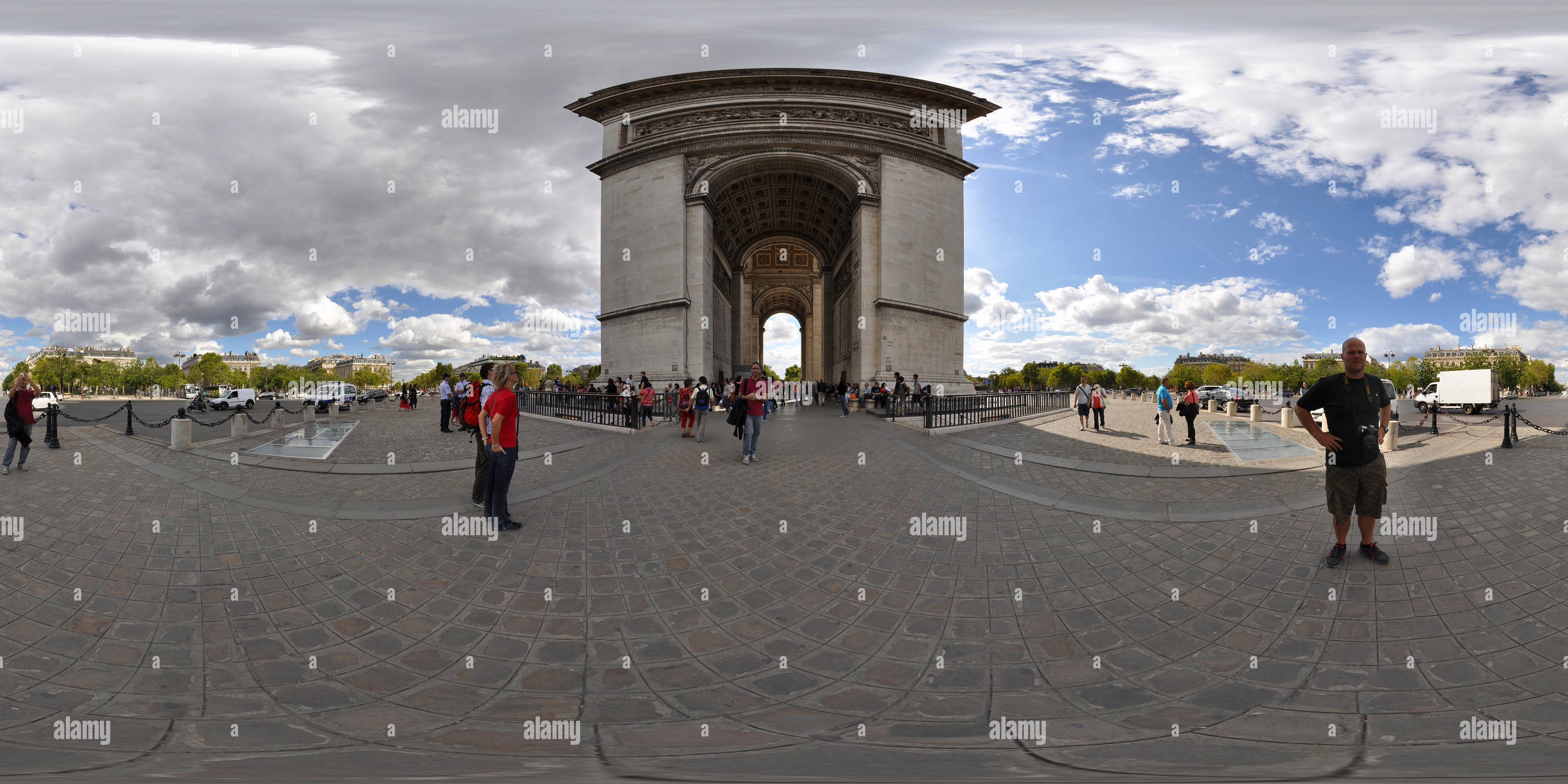 360° view of Paris, Arc de Triomphe - Alamy