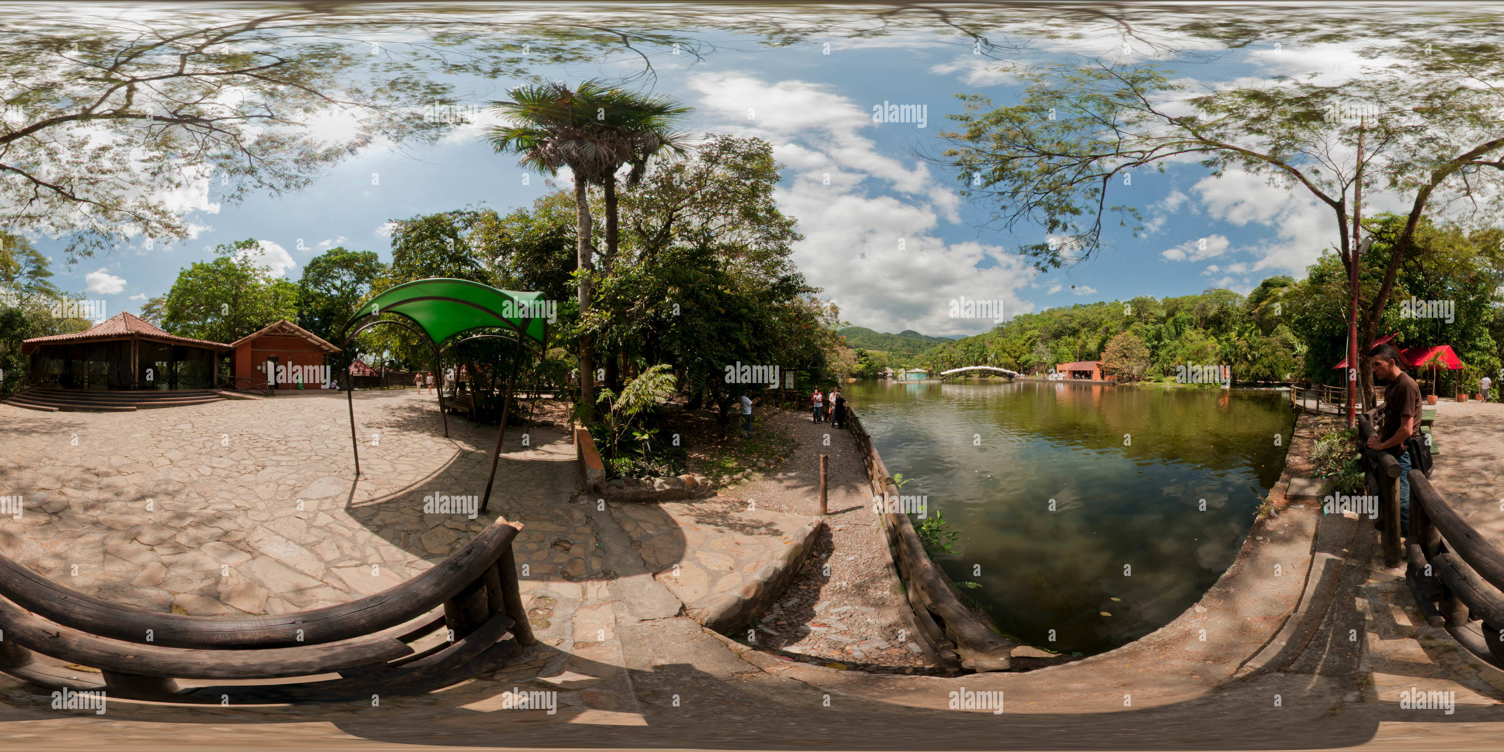 360° view of Bioparque Los Ocarros vista del lago 2013 - Alamy