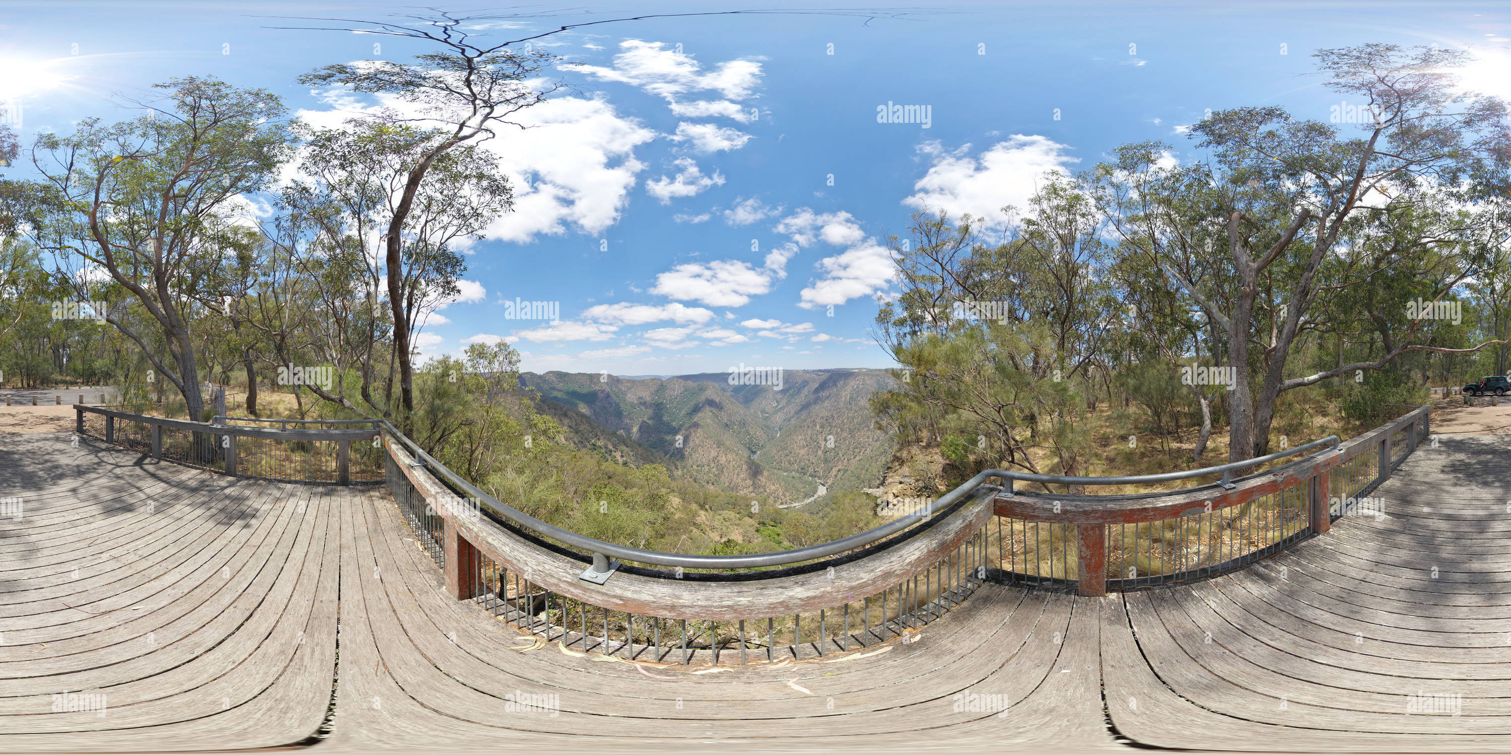 360° view of Wollomombi Gorge from Edgars Lookout - Alamy