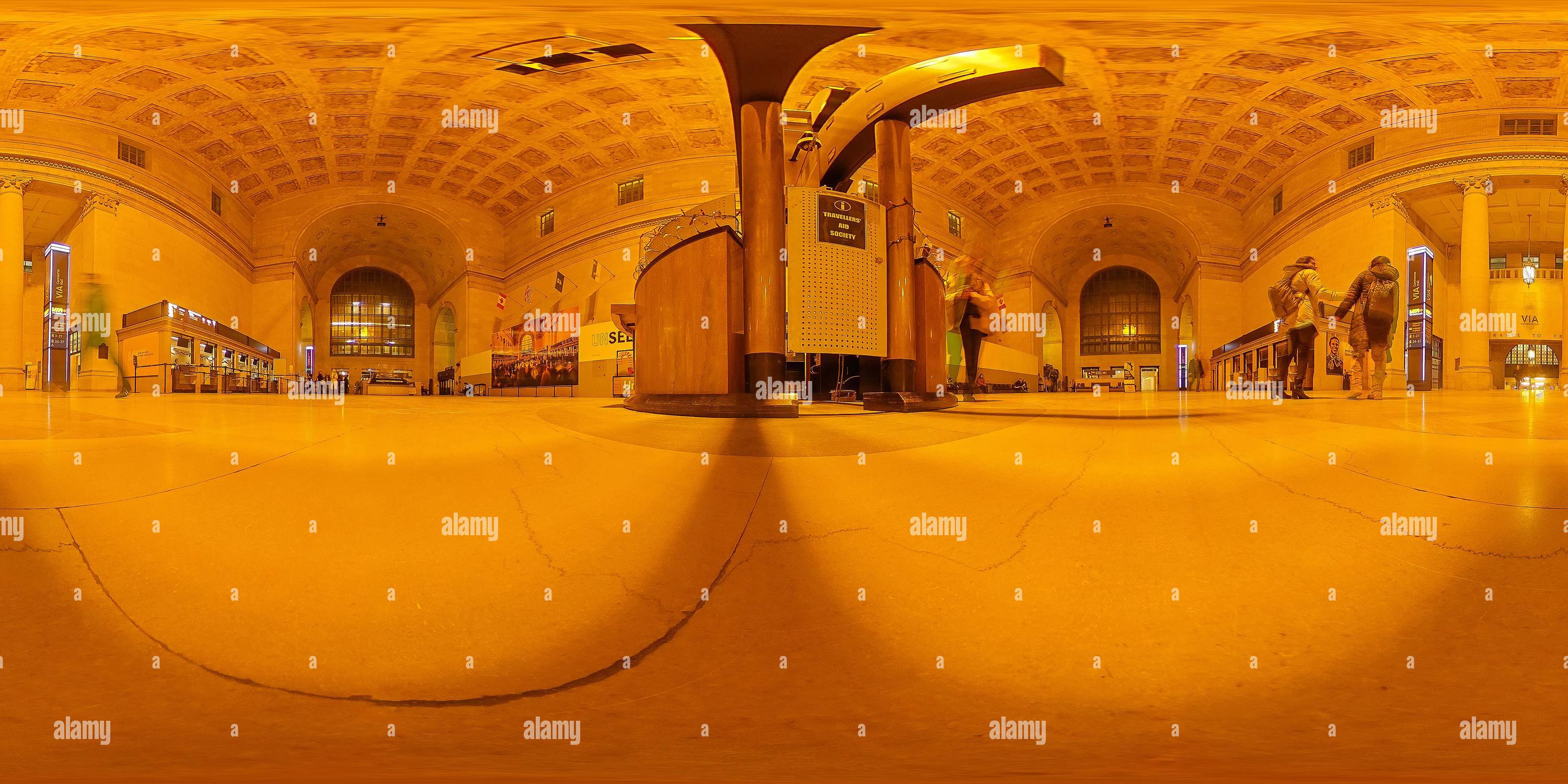 360° view of Evening in the Hall at Toronto Union Station - Alamy