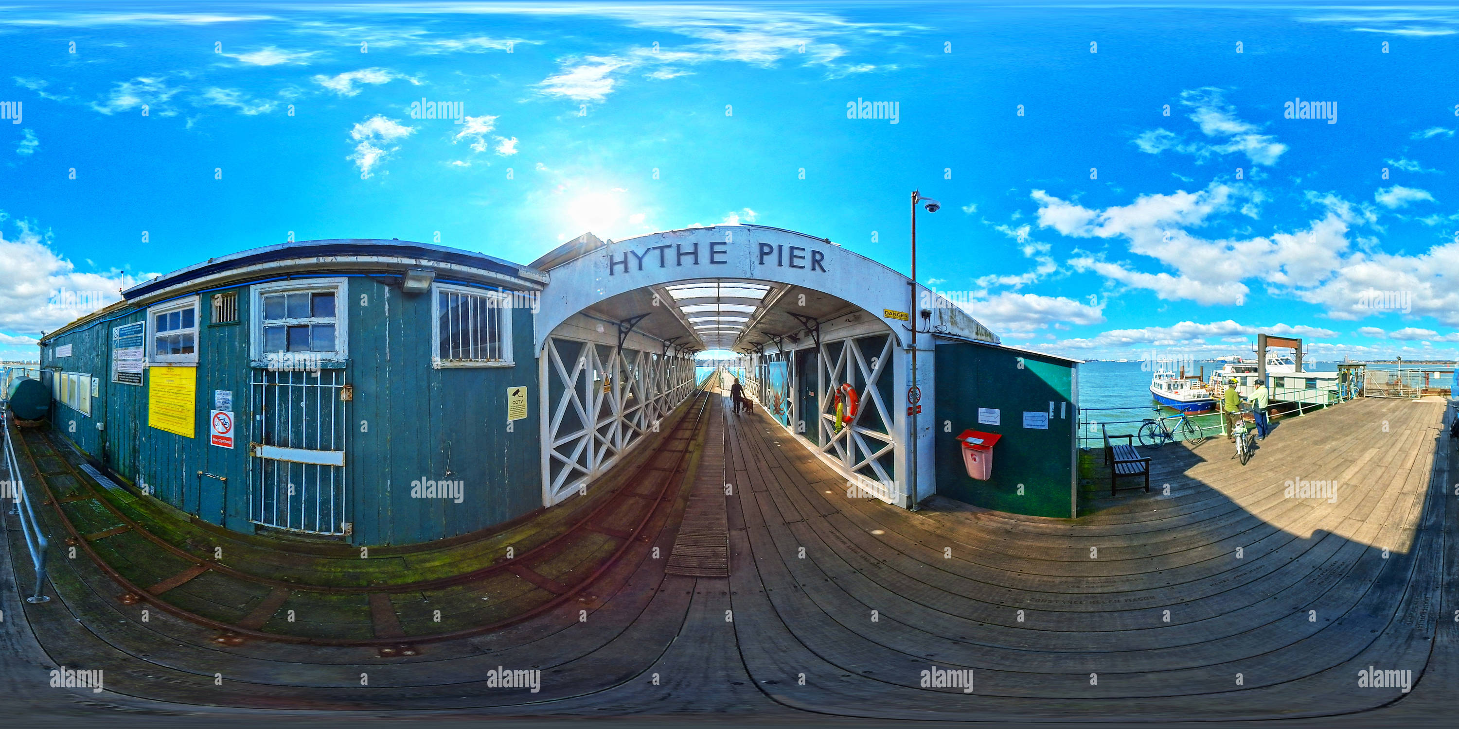 360° view of Hythe Pier, Railway and Ferry on Southampton Water ...