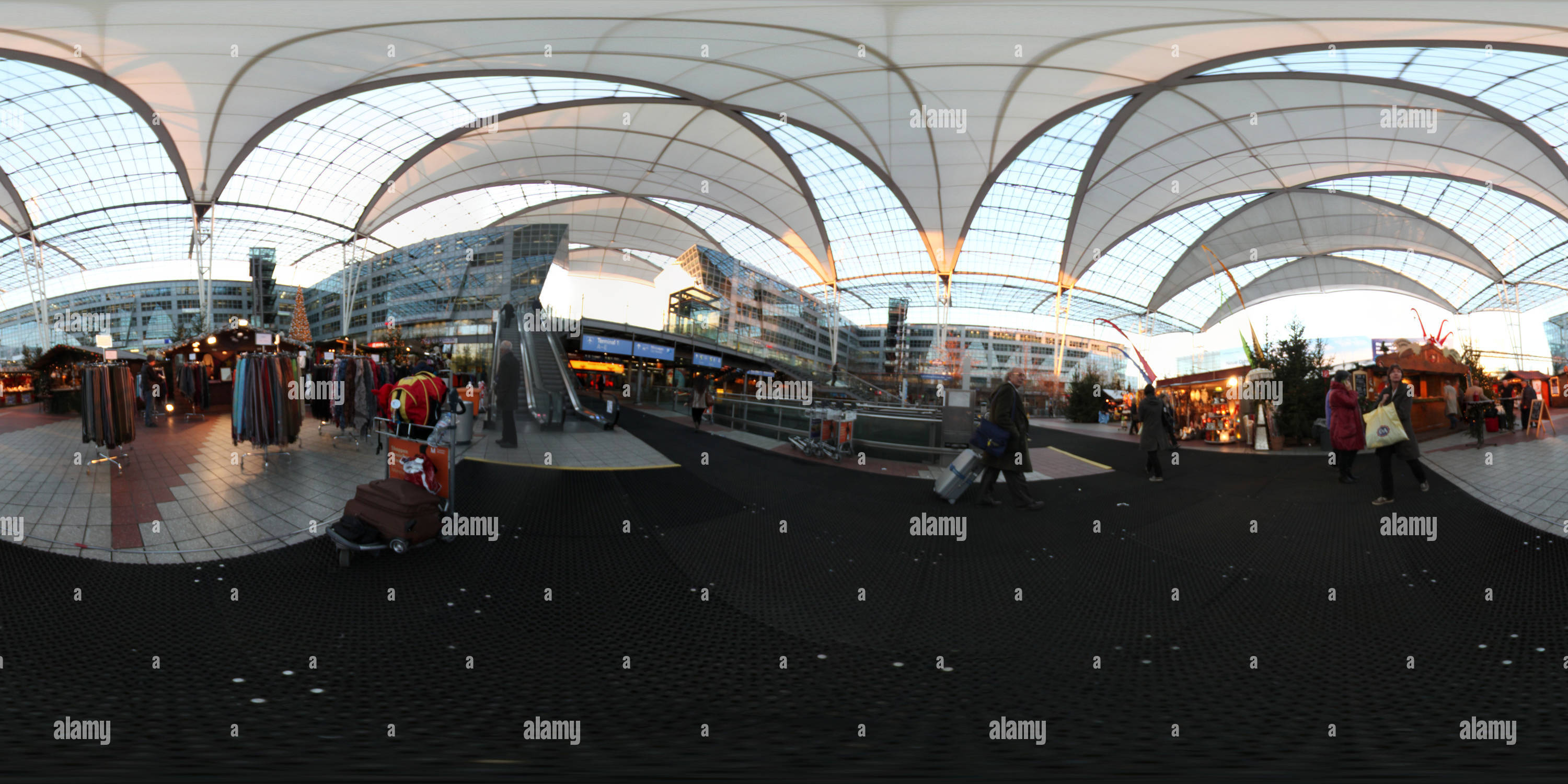 360 vr airport hi-res stock photography and images - Alamy