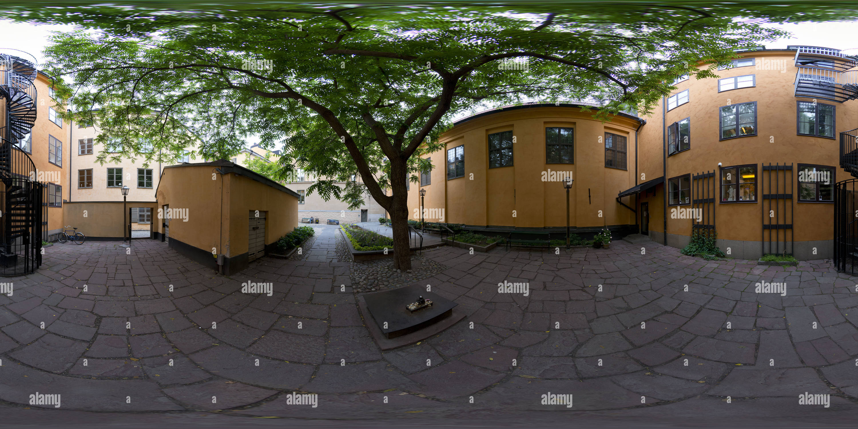 360° view of Lonely boy the smallest statue - Alamy