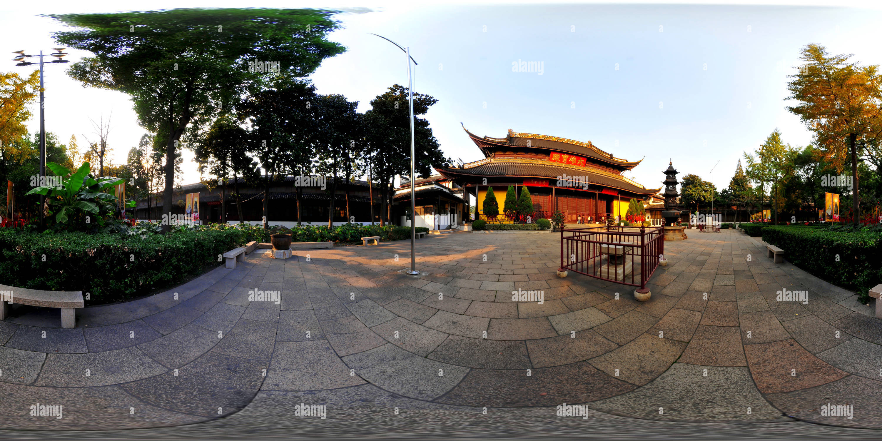 360° view of Tianning Temple 大雄宝殿（157） - Alamy