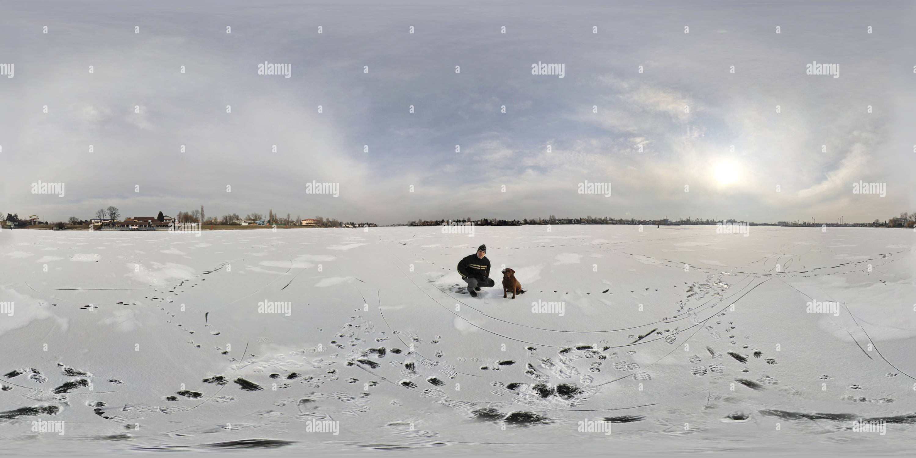 360° view of Frozen Sun Lakes in Senec - Alamy