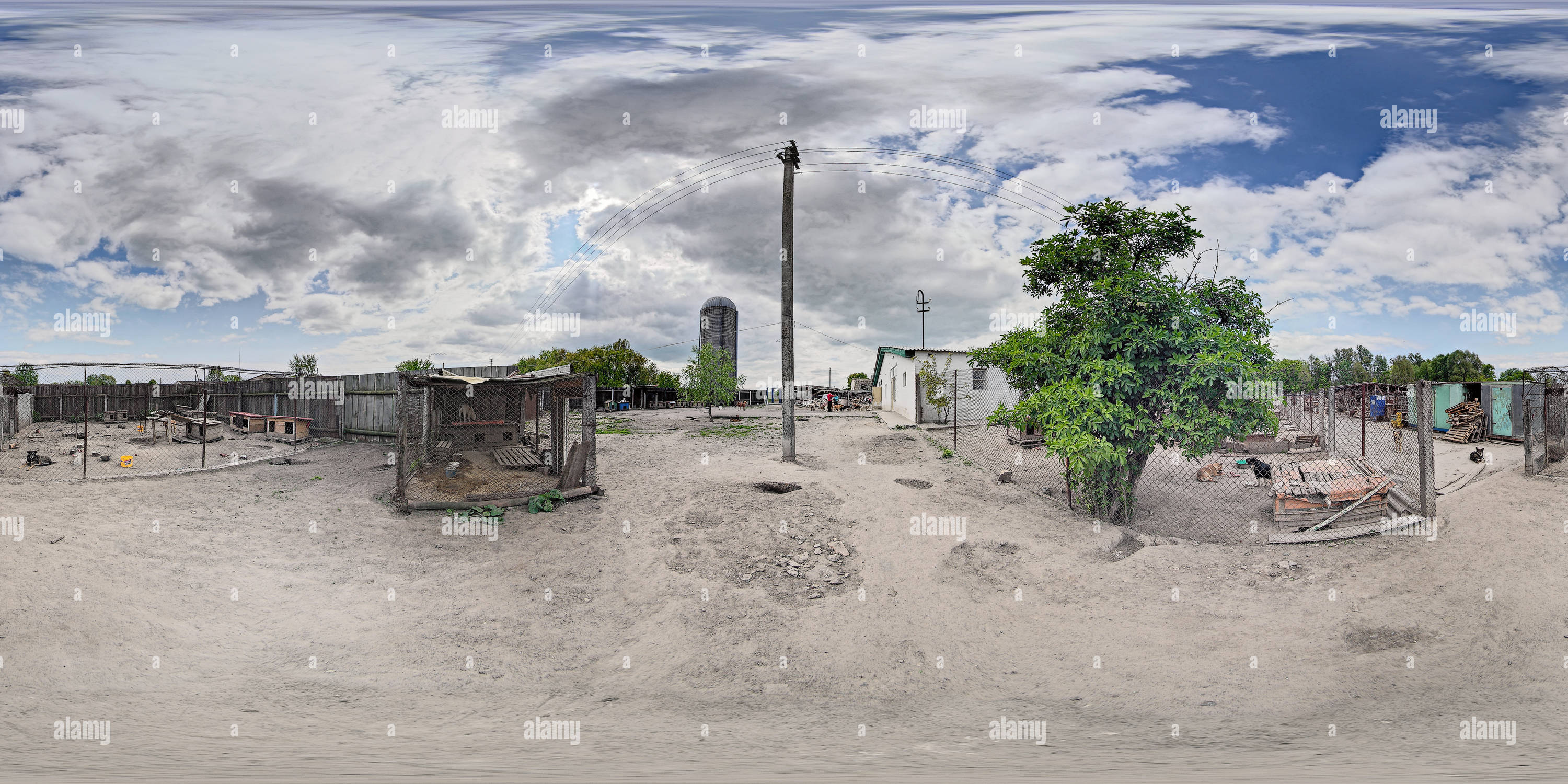 Entrance with animals hi-res stock photography and images - Alamy