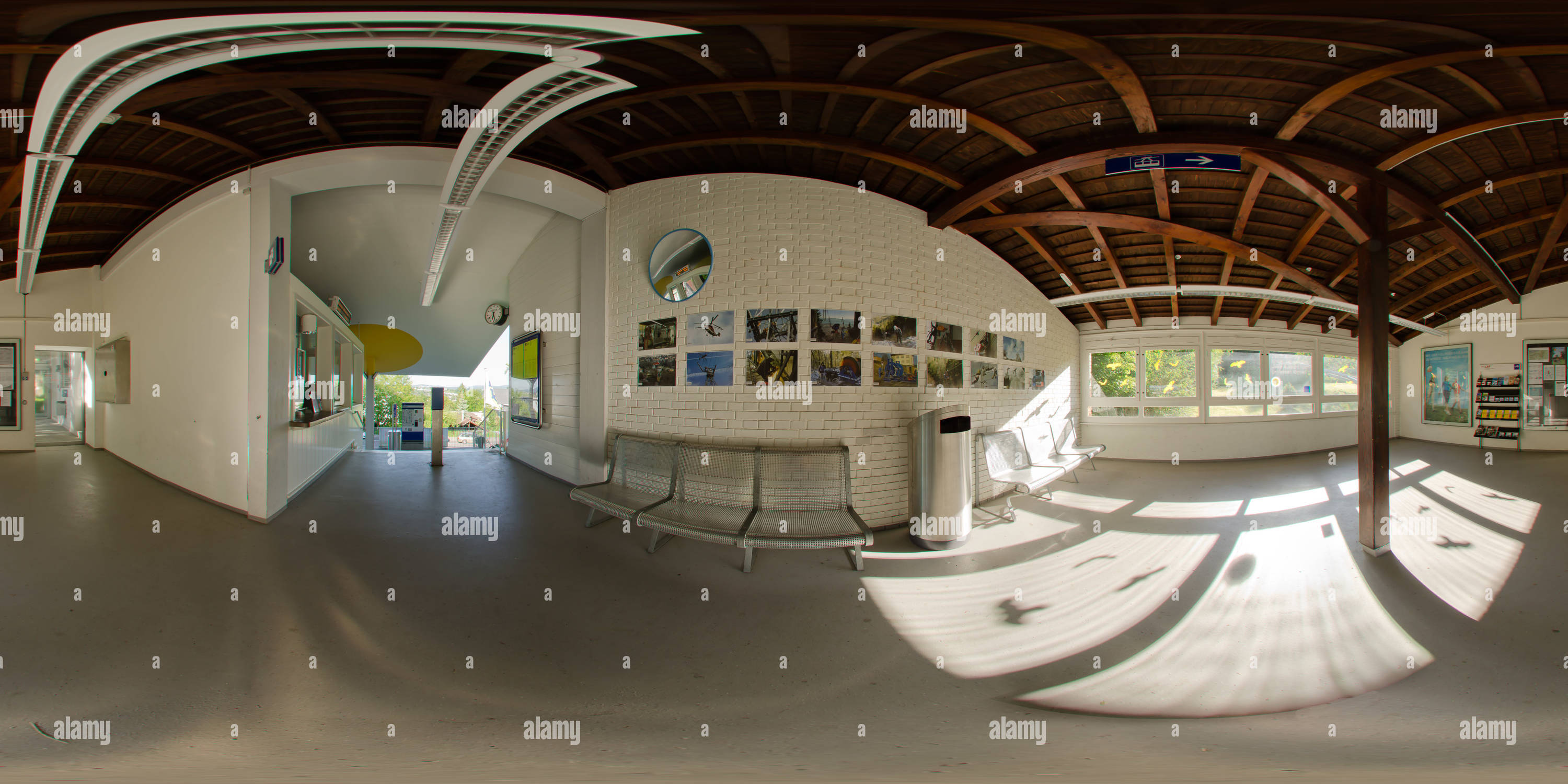 360° view of Luftseilbahn Adliswil-Felsenegg Eingang - Alamy