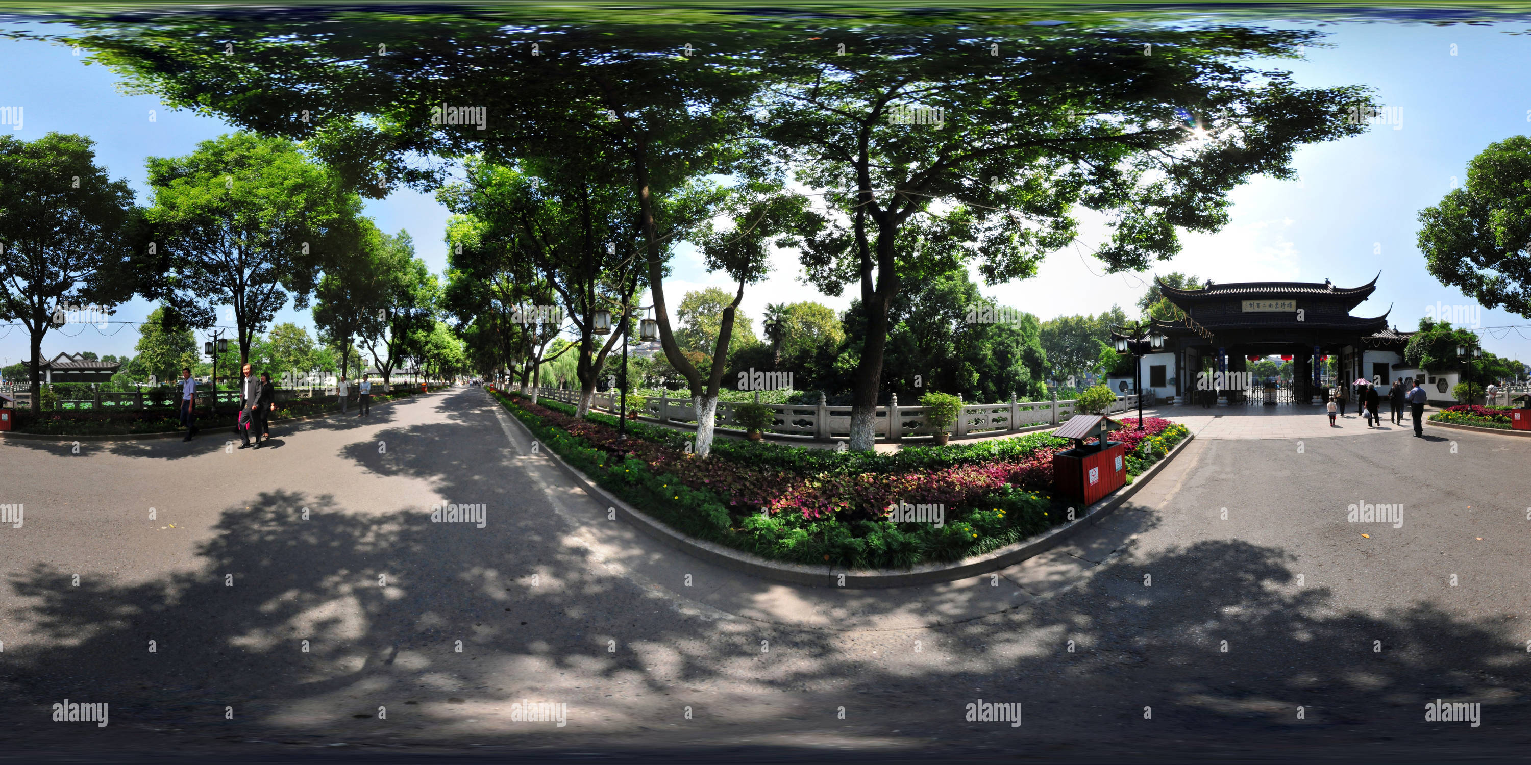 360° view of Jinshan Temple South Gate 雄跨二百州 (187 - Alamy