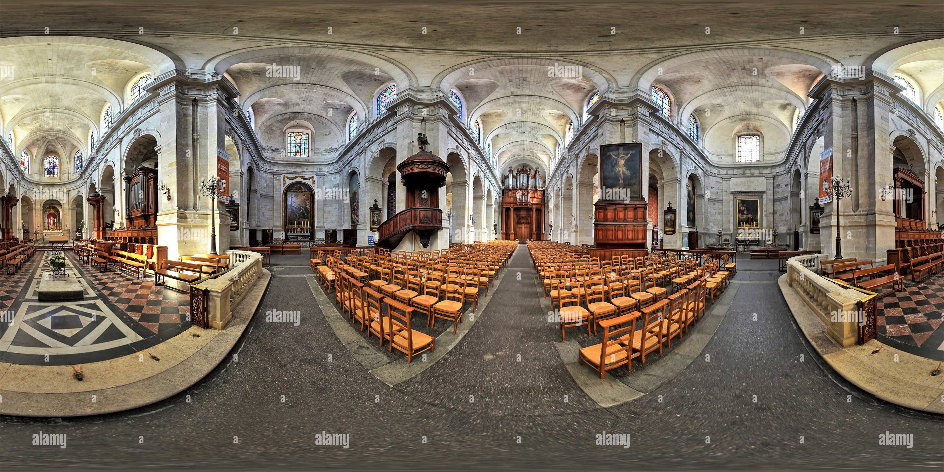 360° view of Saint Louis Cathedral, La Rochelle, France - Alamy