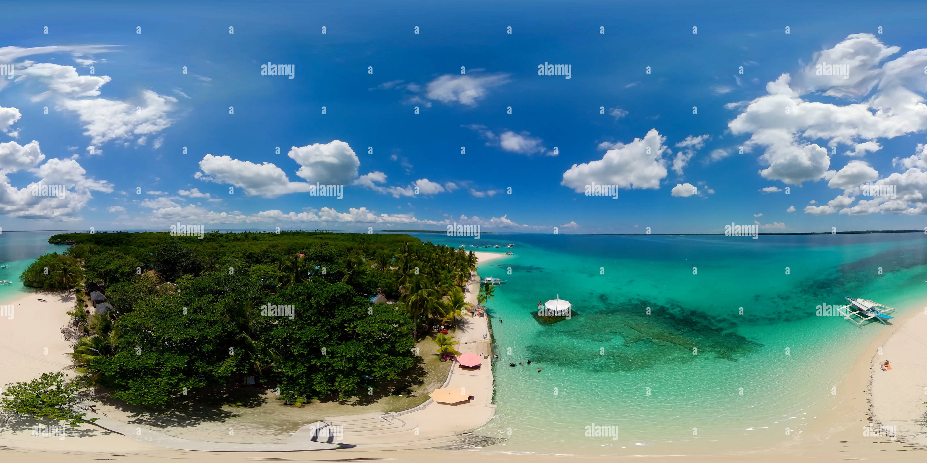 360° view of Sandy beach on a tropical island - Alamy