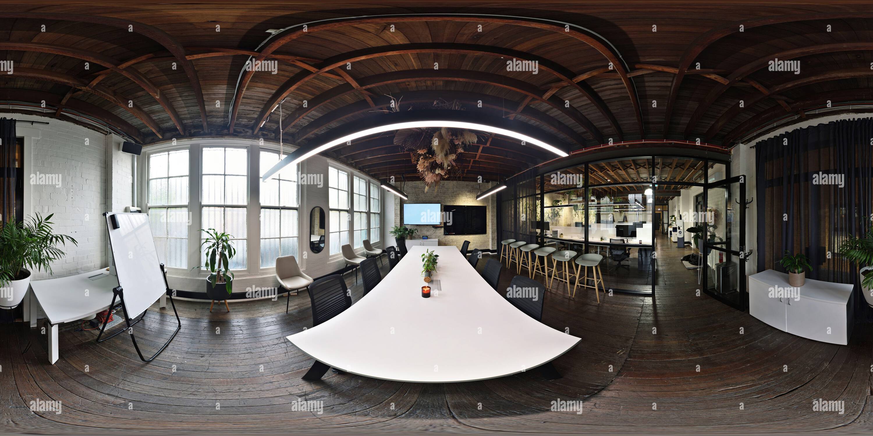 Commercial office interiors hi-res stock photography and images - Alamy