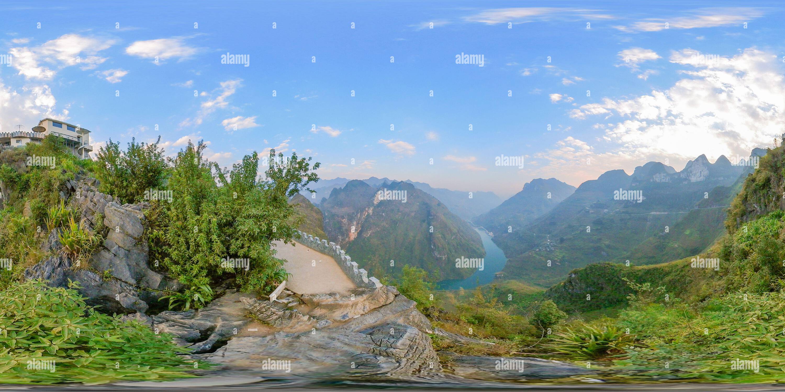 Sunnyescapes hi-res stock photography and images - Alamy