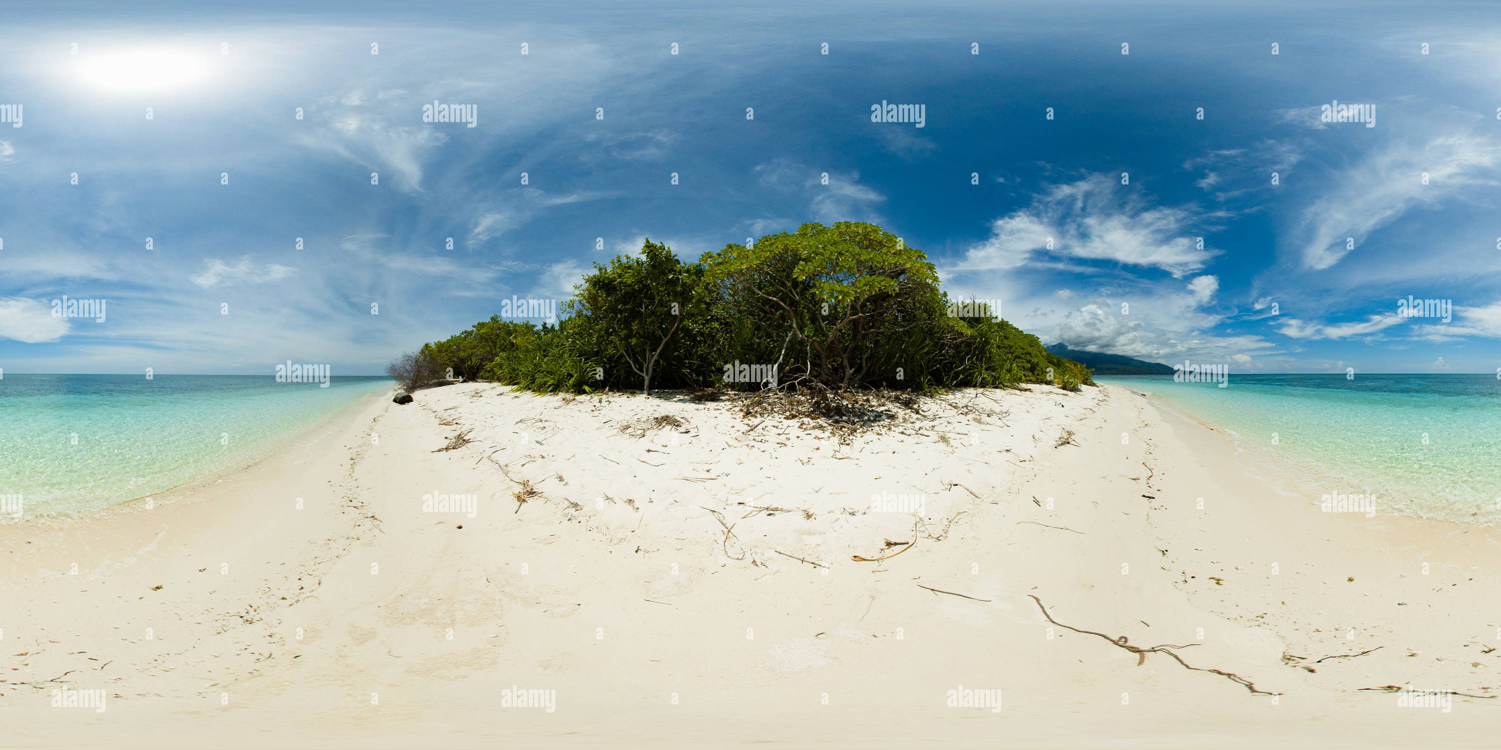 360° view of Mantigue Island in Camiguin, Philippines - Alamy